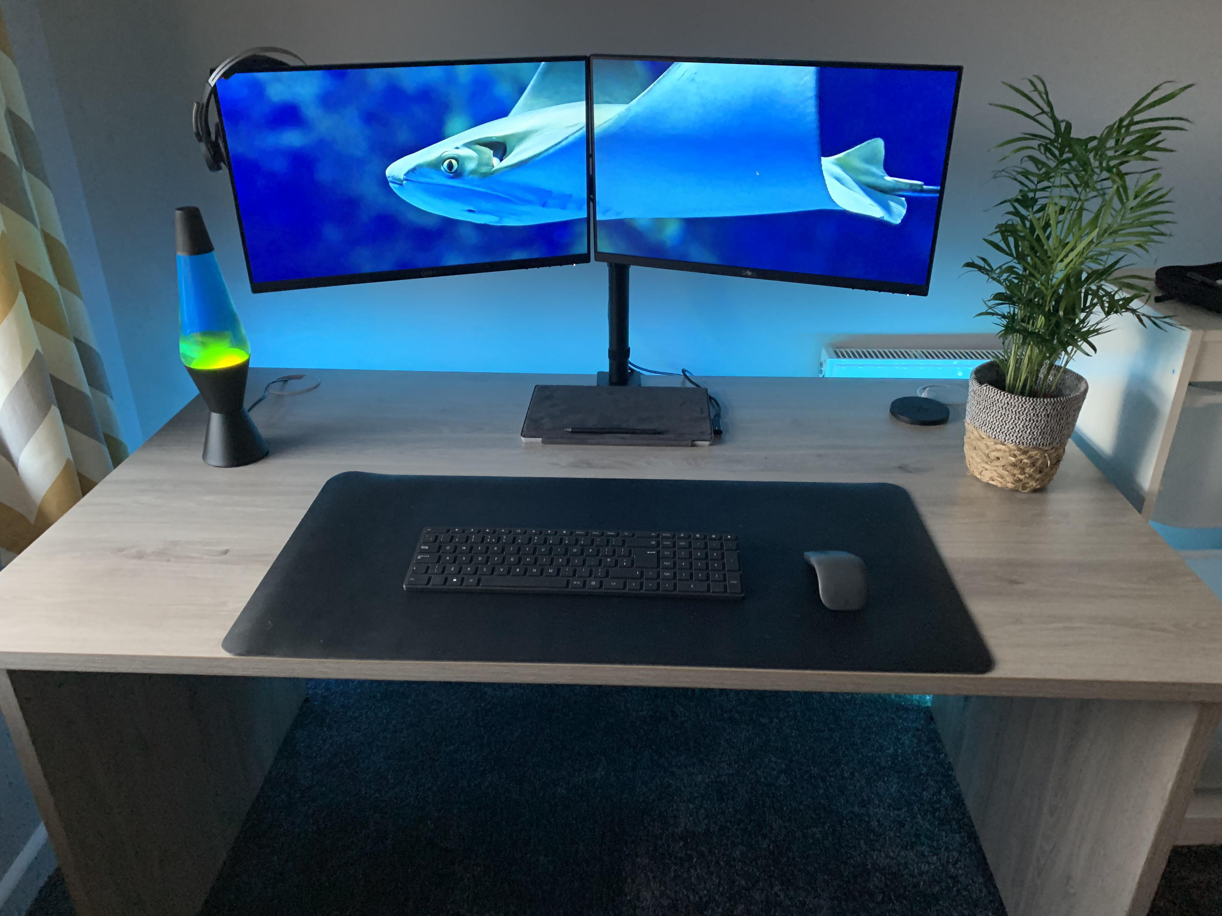 Minimalist new office setup 🤘🏽 | Scrolller