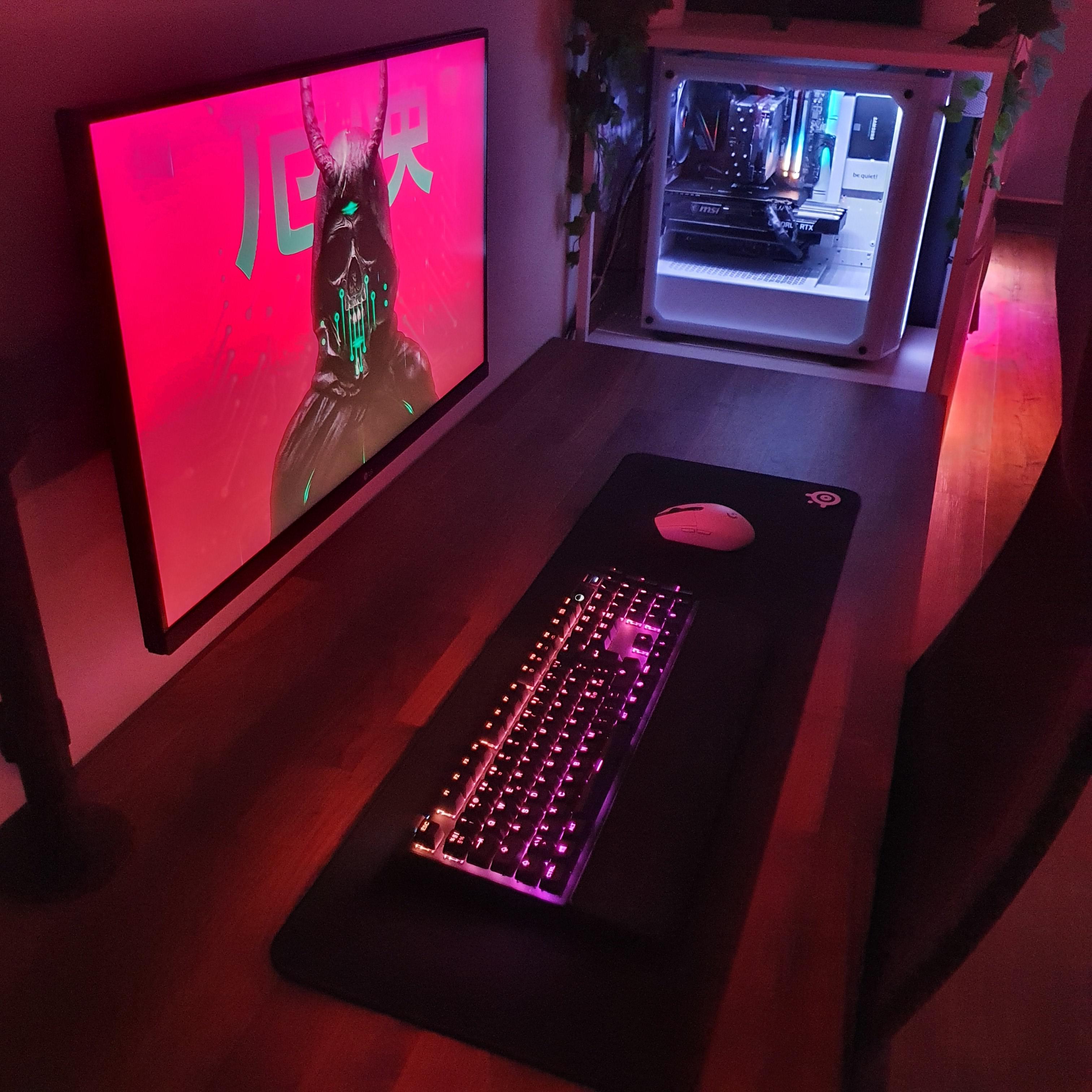 Minimalist Student Setup | Scrolller