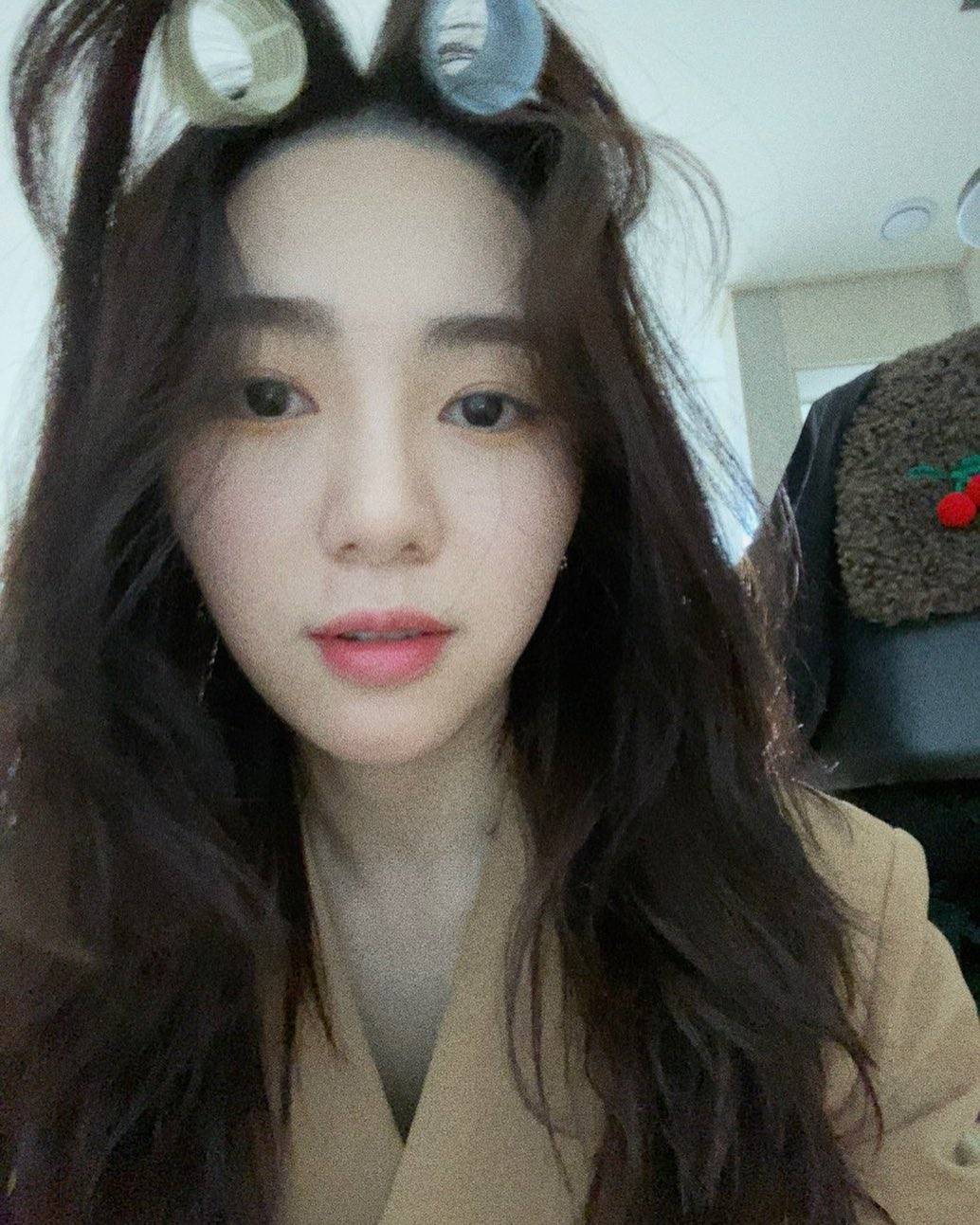 Minstagram Selca | Scrolller