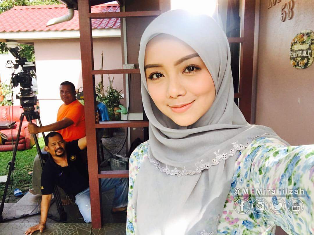 Mira Filzah Scrolller