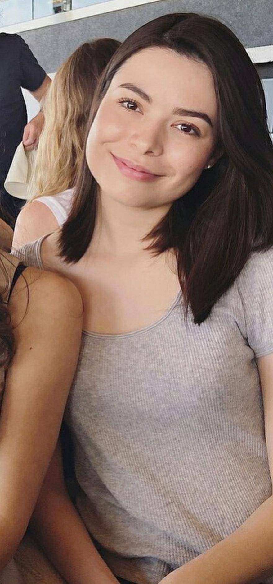 Miranda Alone | Scrolller