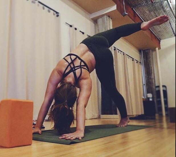 Mirella beim turnen 💪🏻 | Scrolller