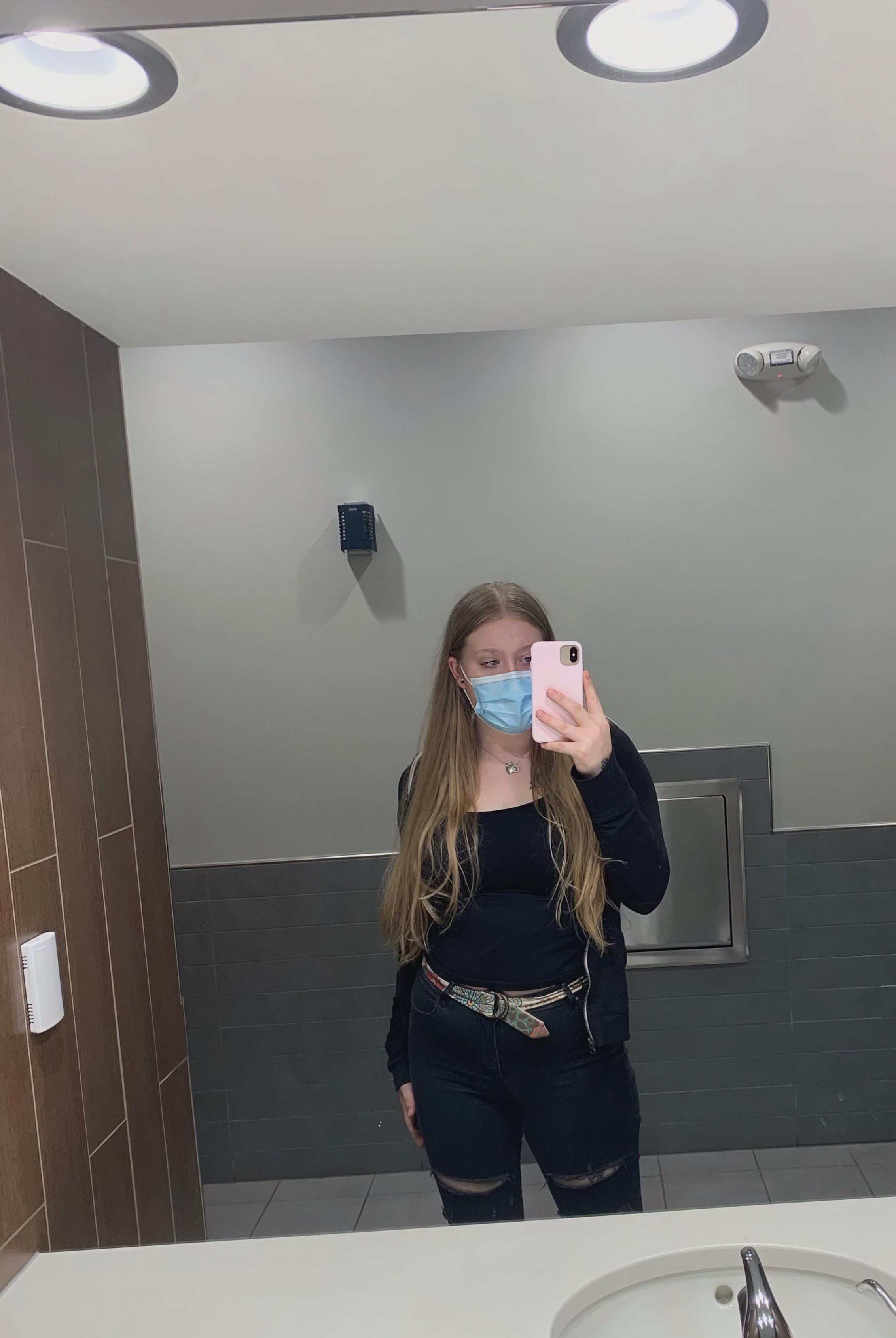 mirror selfie (over 18) | Scrolller