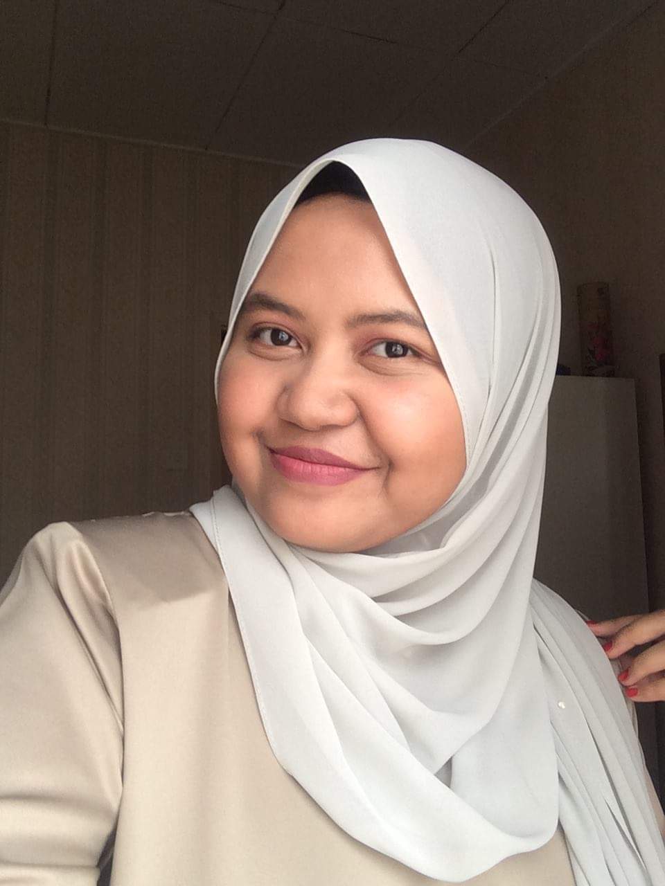 Mm she needs tribute | Scrolller