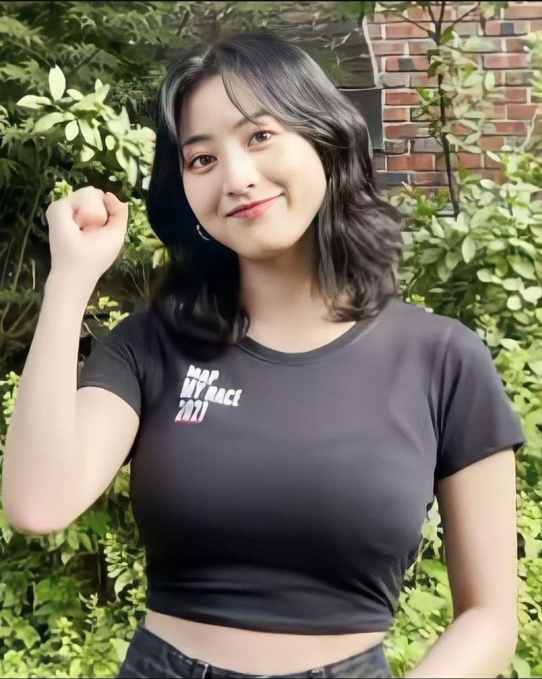Mommy Jihyo Needs Your Cum Scrolller