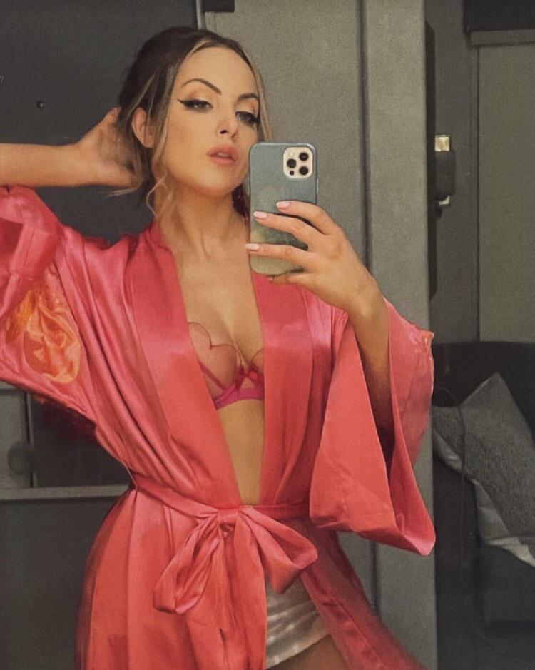 Mommy Liz | Scrolller