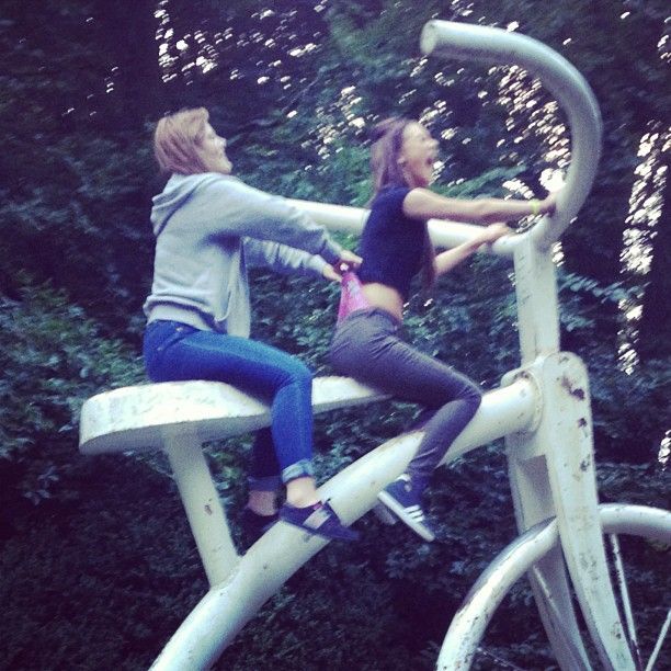 Monument Wedgie Scrolller