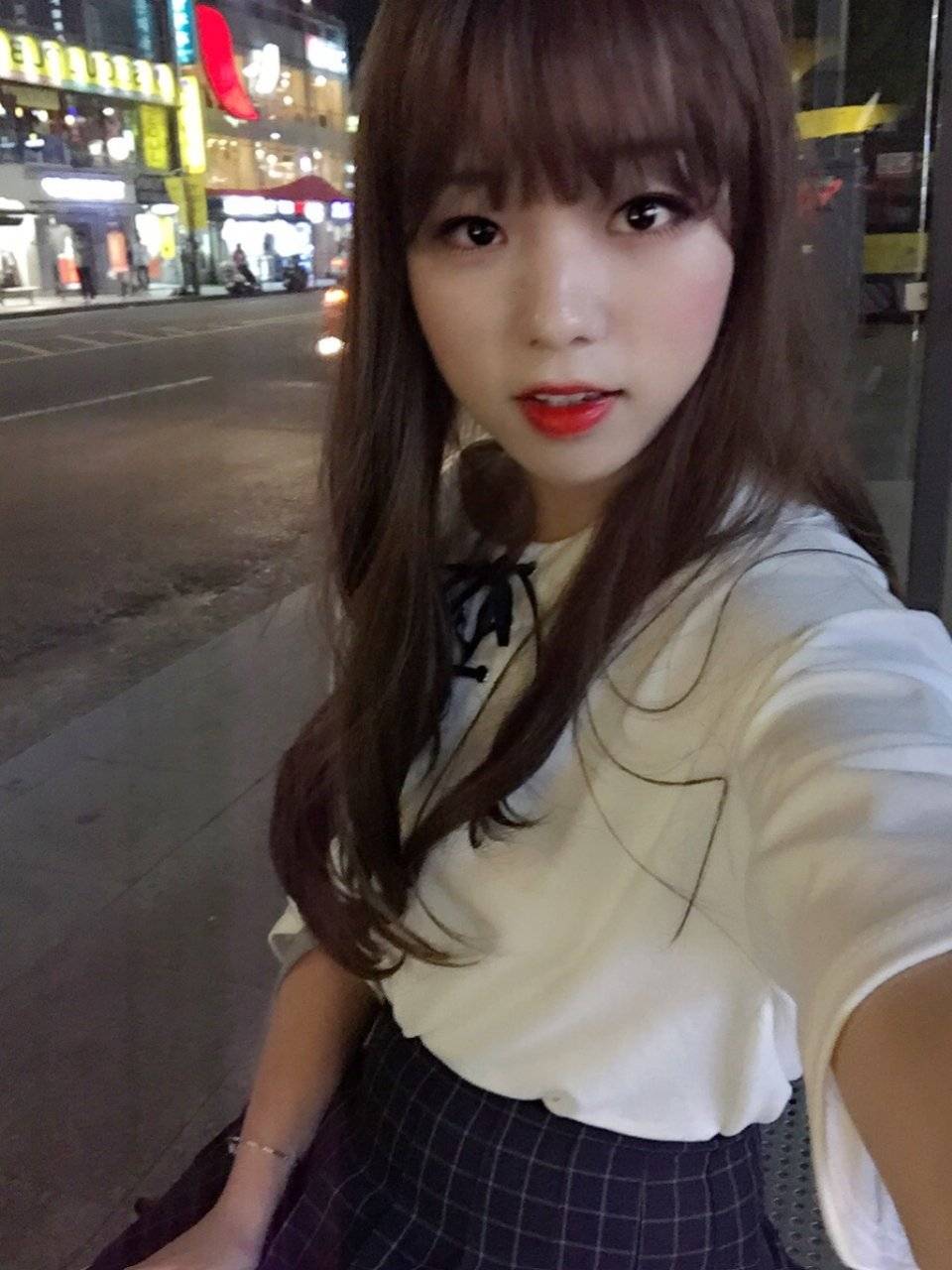 More beautiful than an average girl | Scrolller