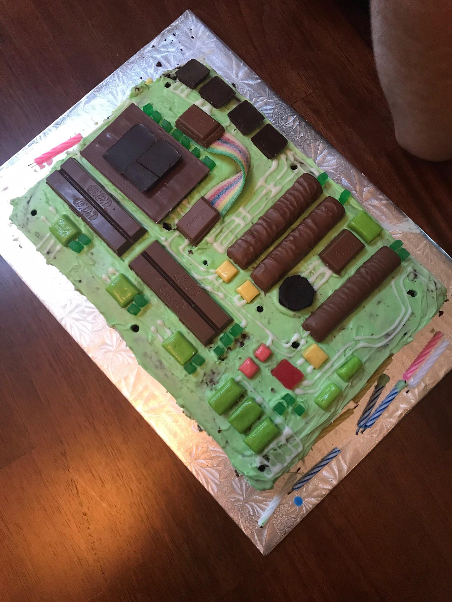 Motherboard cake that I made for my fiancé’s birthday | Scrolller