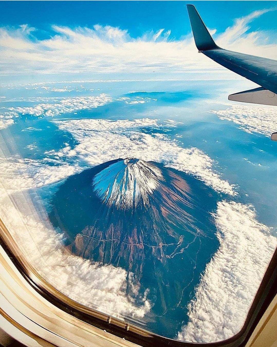 Mount Fuji from a plane | Scrolller