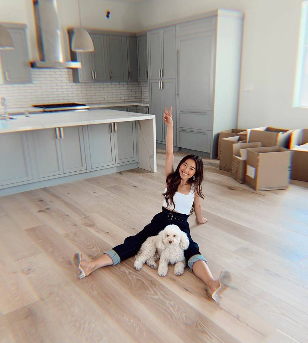 Moving in | Scrolller