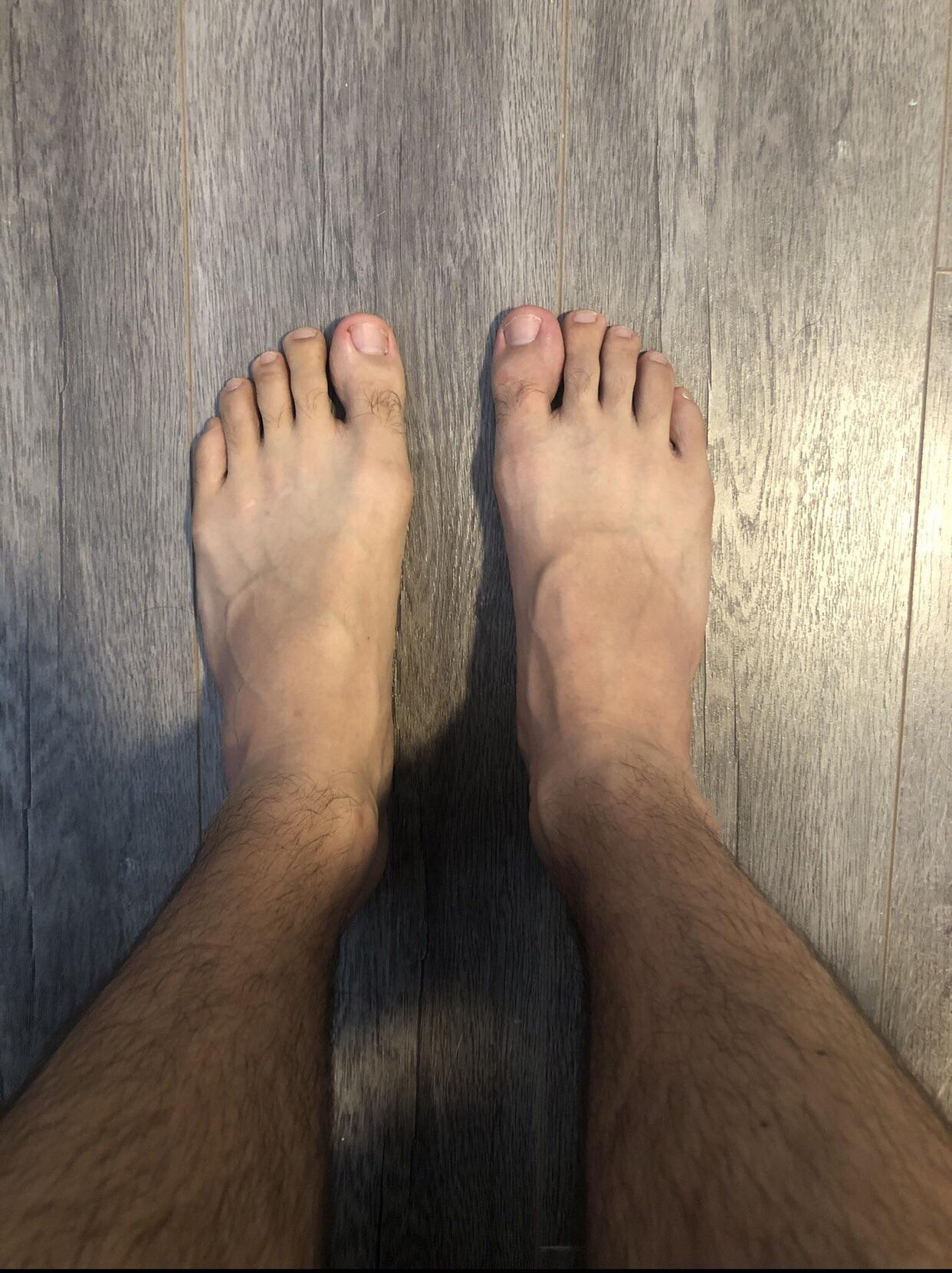 Moving to Portland, OR soon. Anyone with a foot fetish interested in a live-in FWB while I find ...