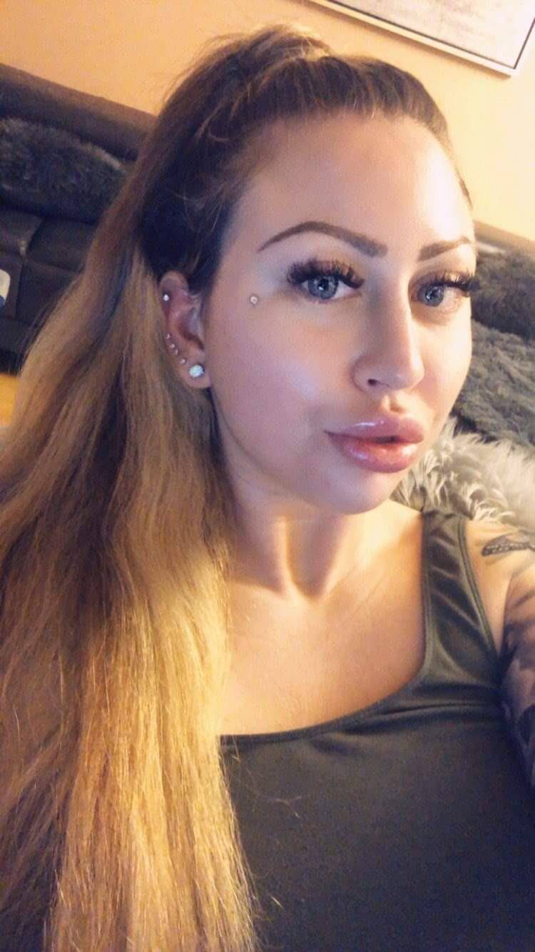 Muah 💋 | Scrolller