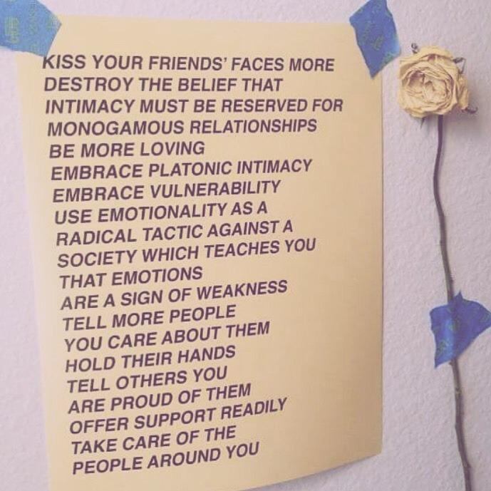 Multi-amor | Scrolller