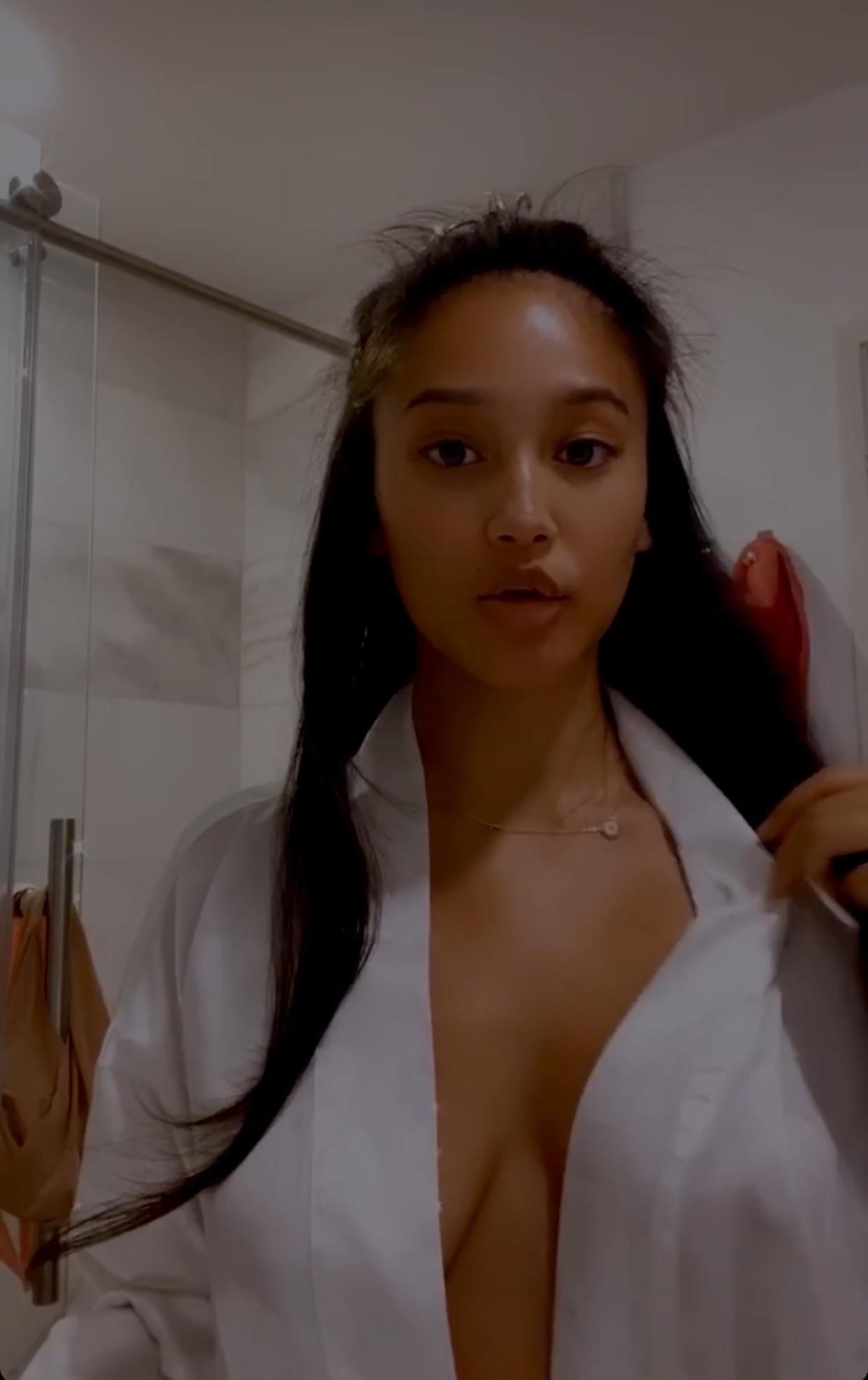 Must be cold 🥶🥶 | Scrolller