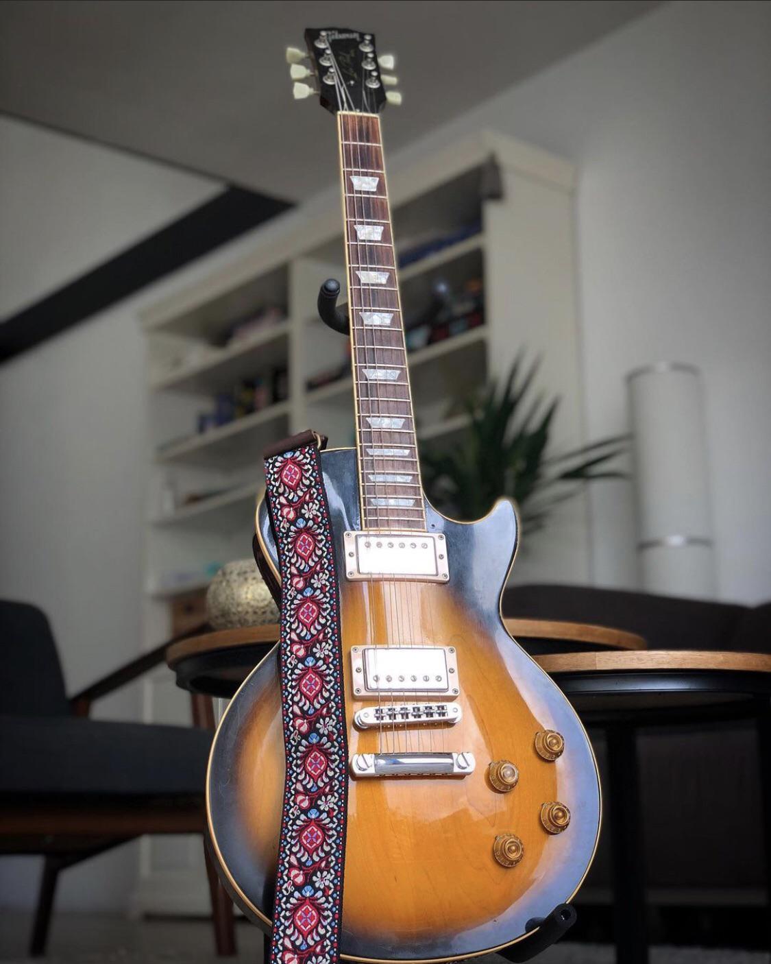 My 1997 Les Paul Standard Tobacco plain top. I love this thing | Scrolller
