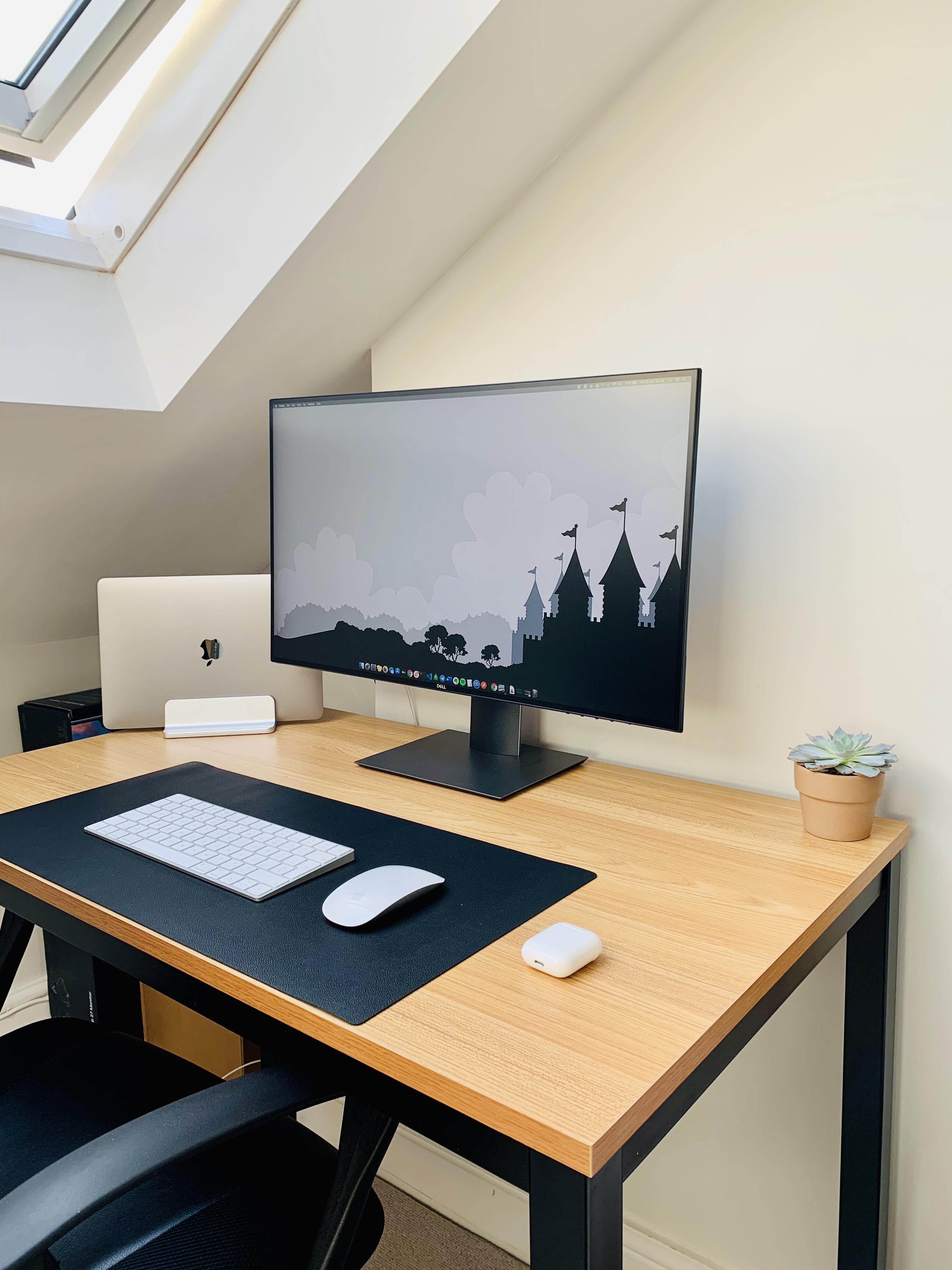 My attempt on a minimalistic setup | Scrolller