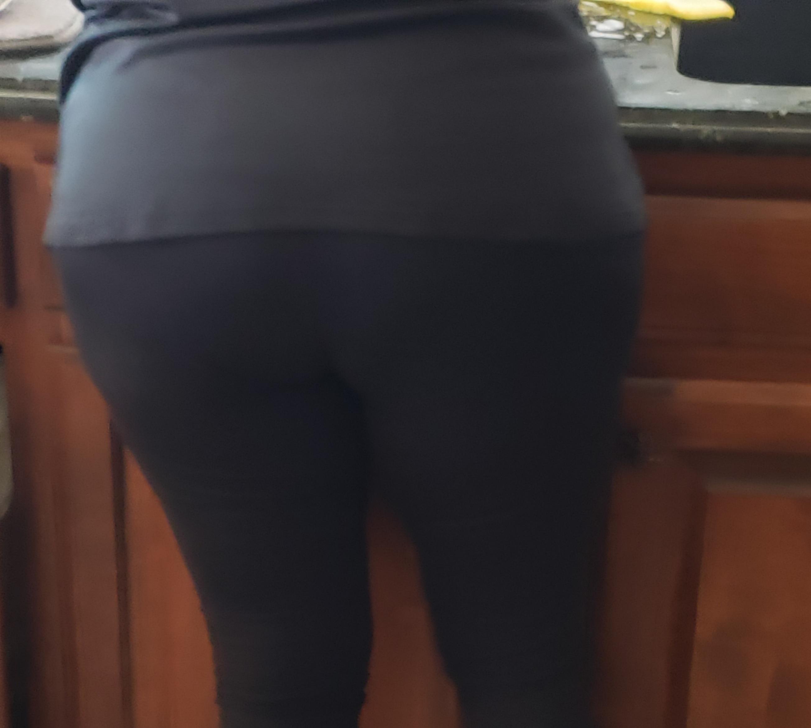 My aunt's thicc ass | Scrolller