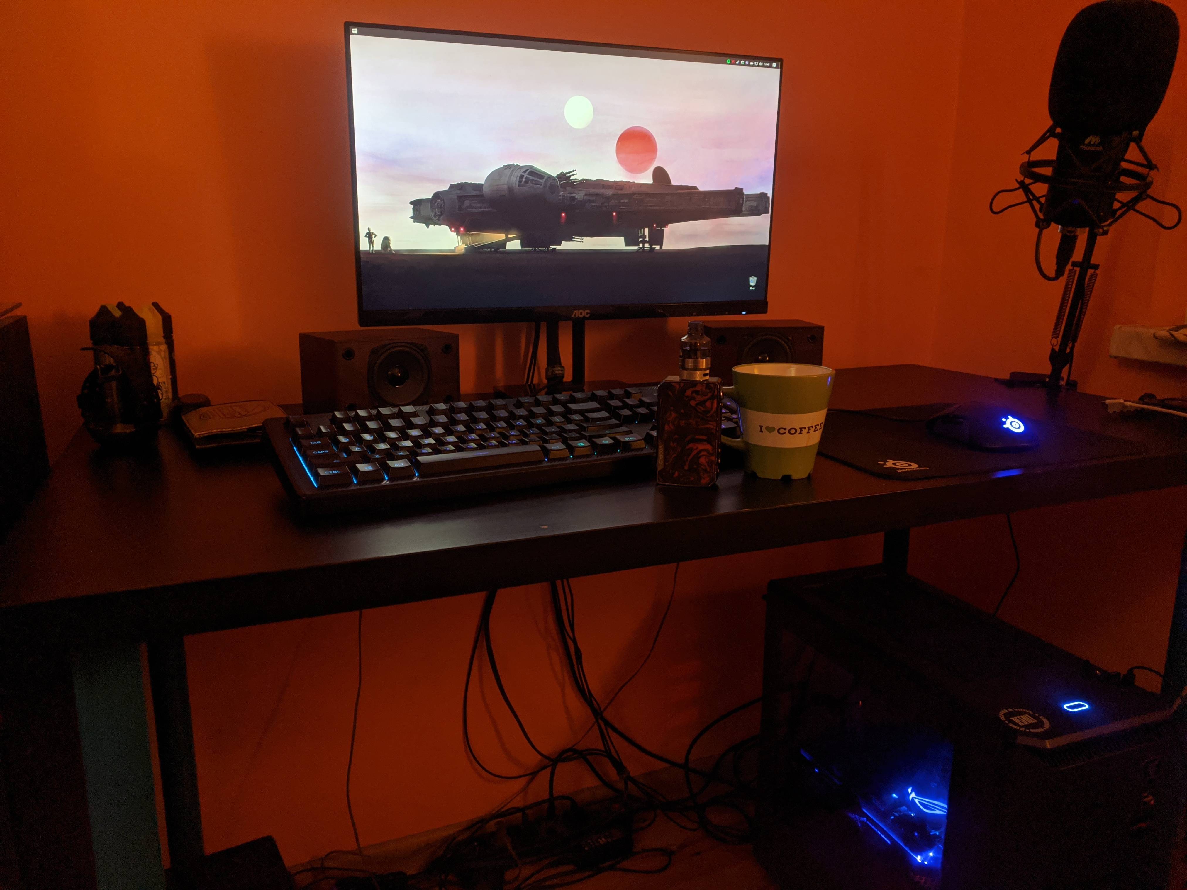 My cable management sucks, i know | Scrolller