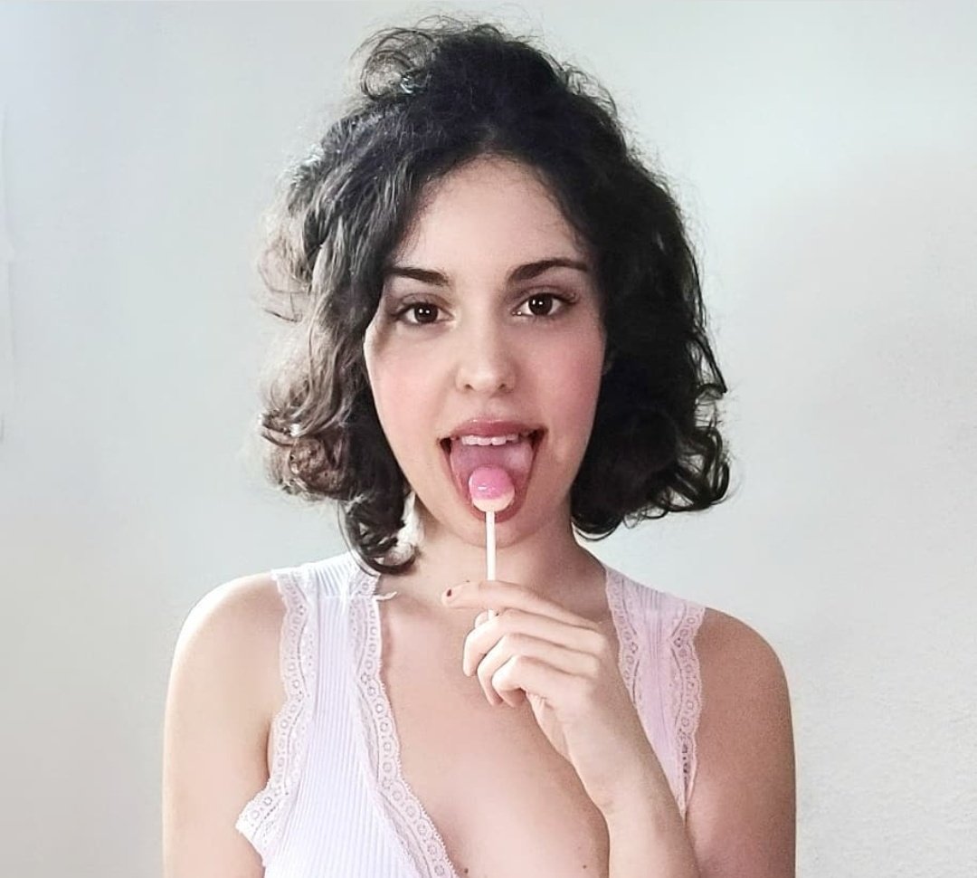 My candy is delicious. | Scrolller