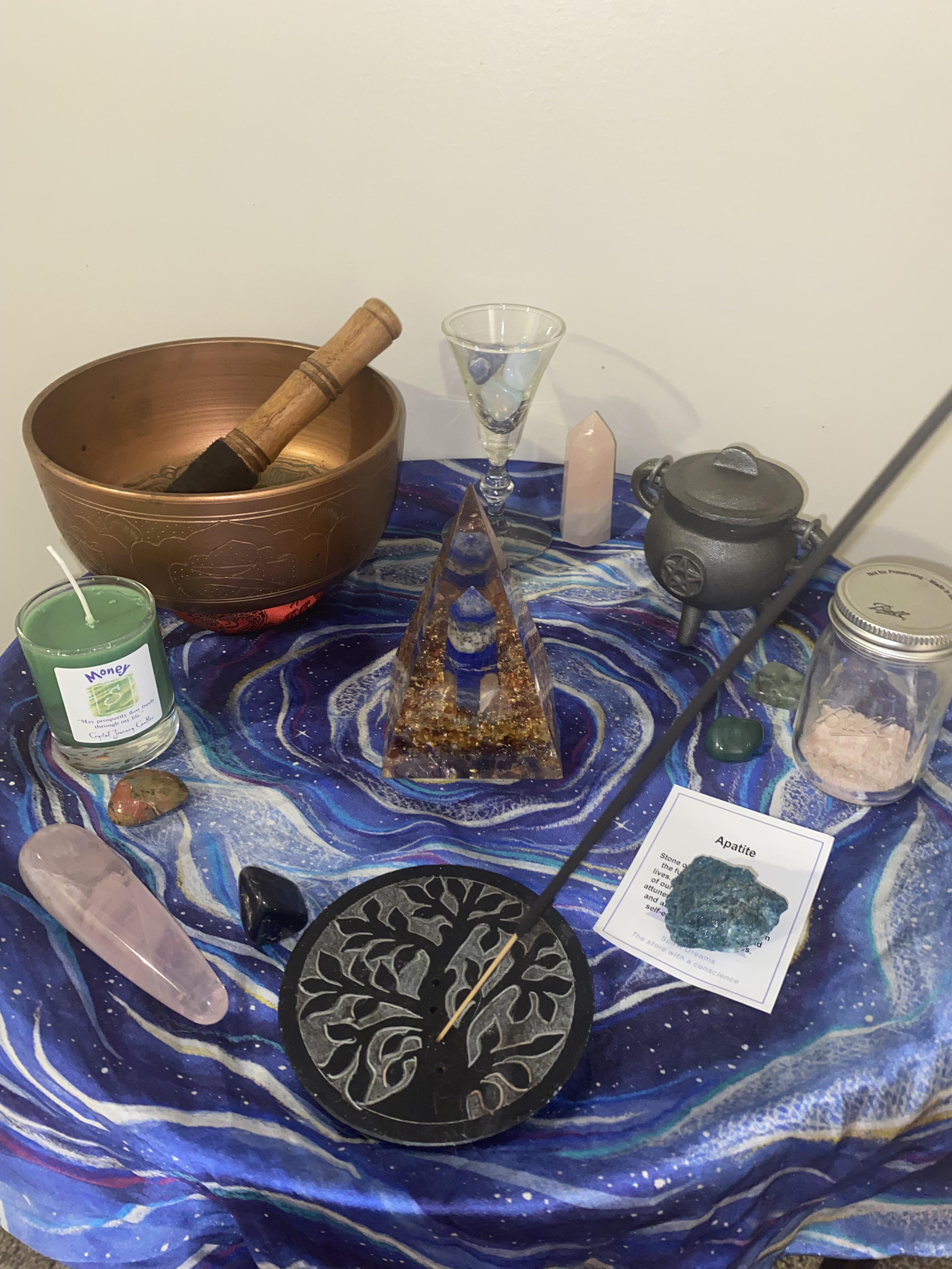 my first altar🖤 | Scrolller