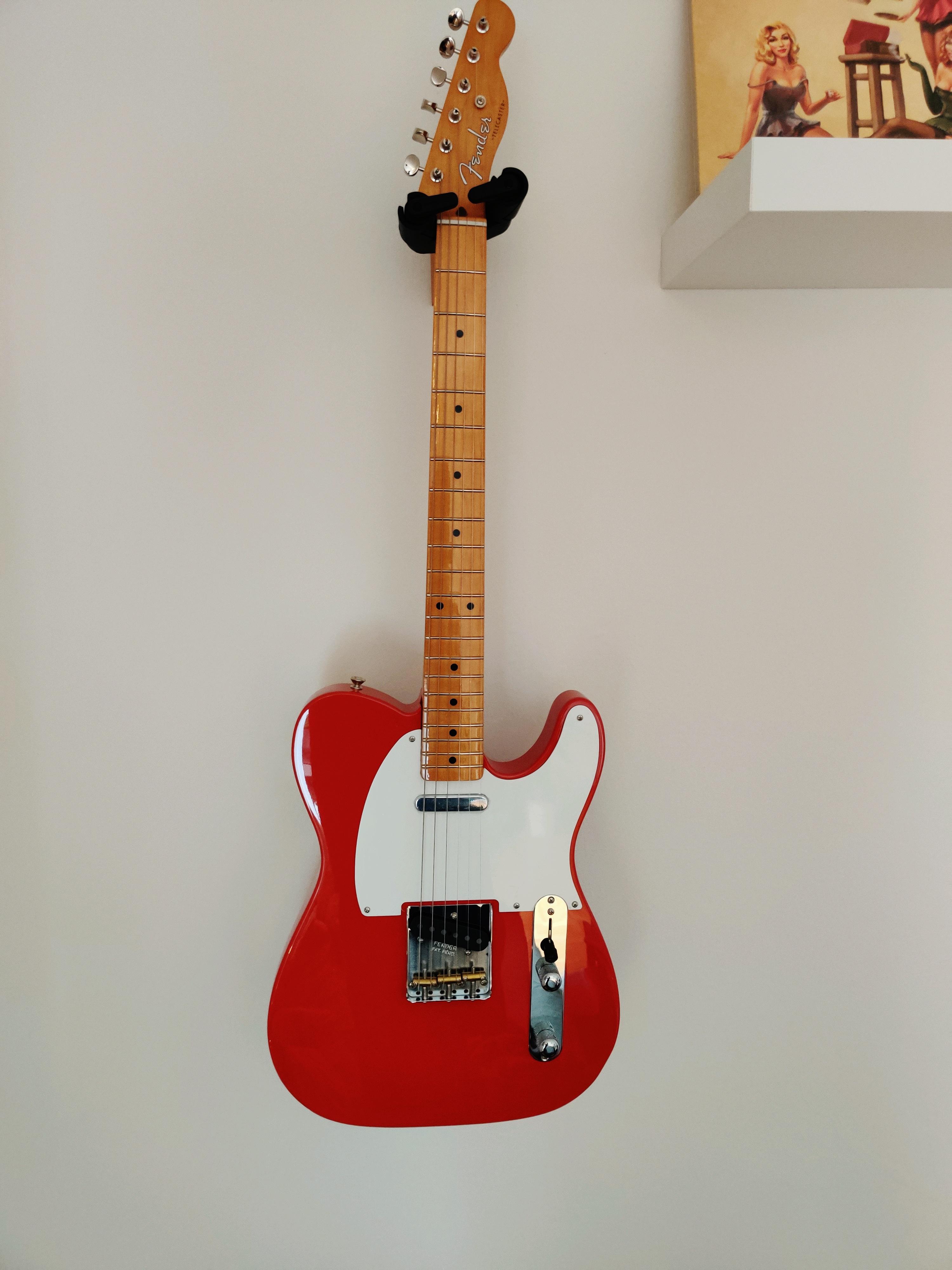 My first electric guitar | Scrolller