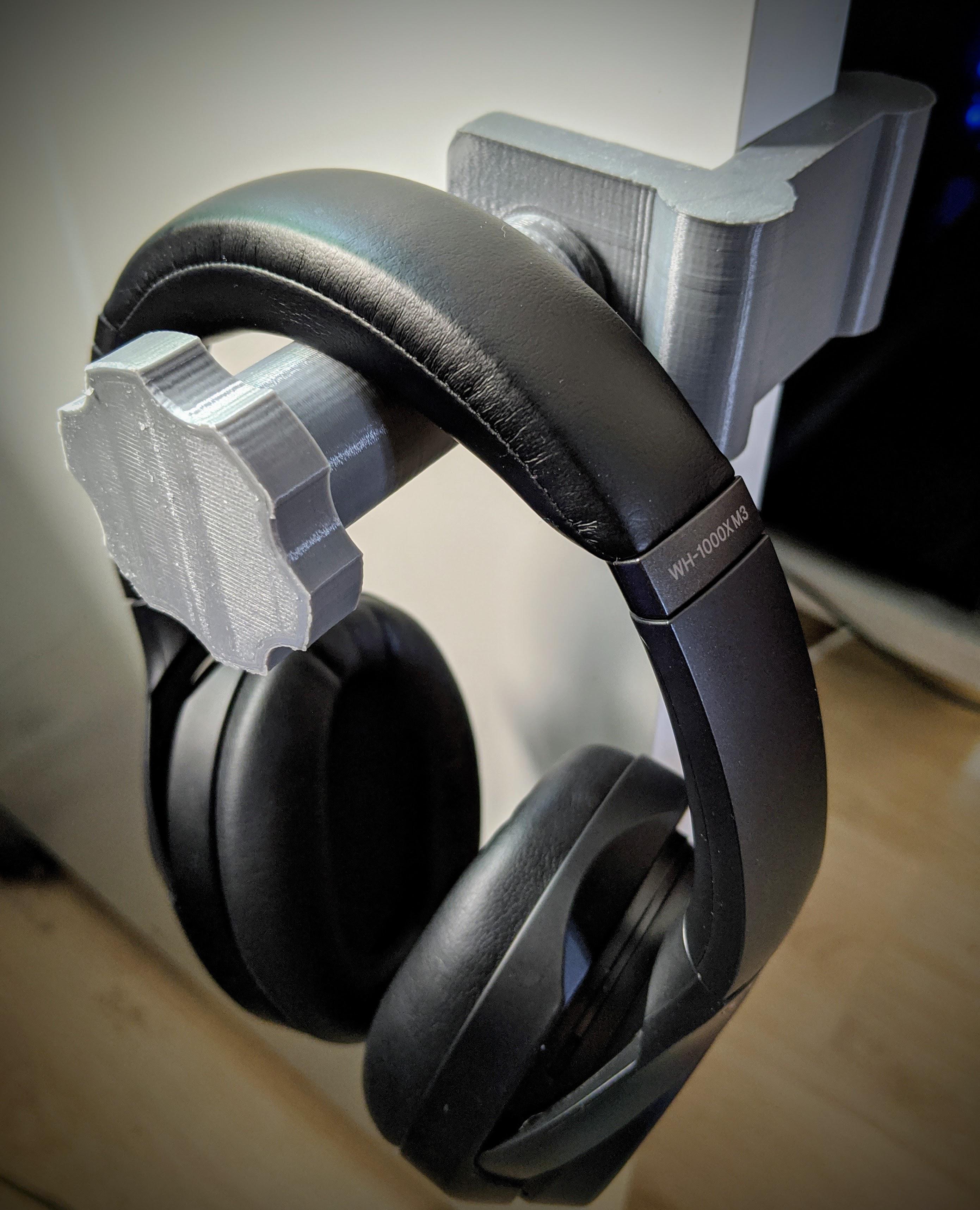My first functional design - Desk Leg Headphone Bracket | Scrolller