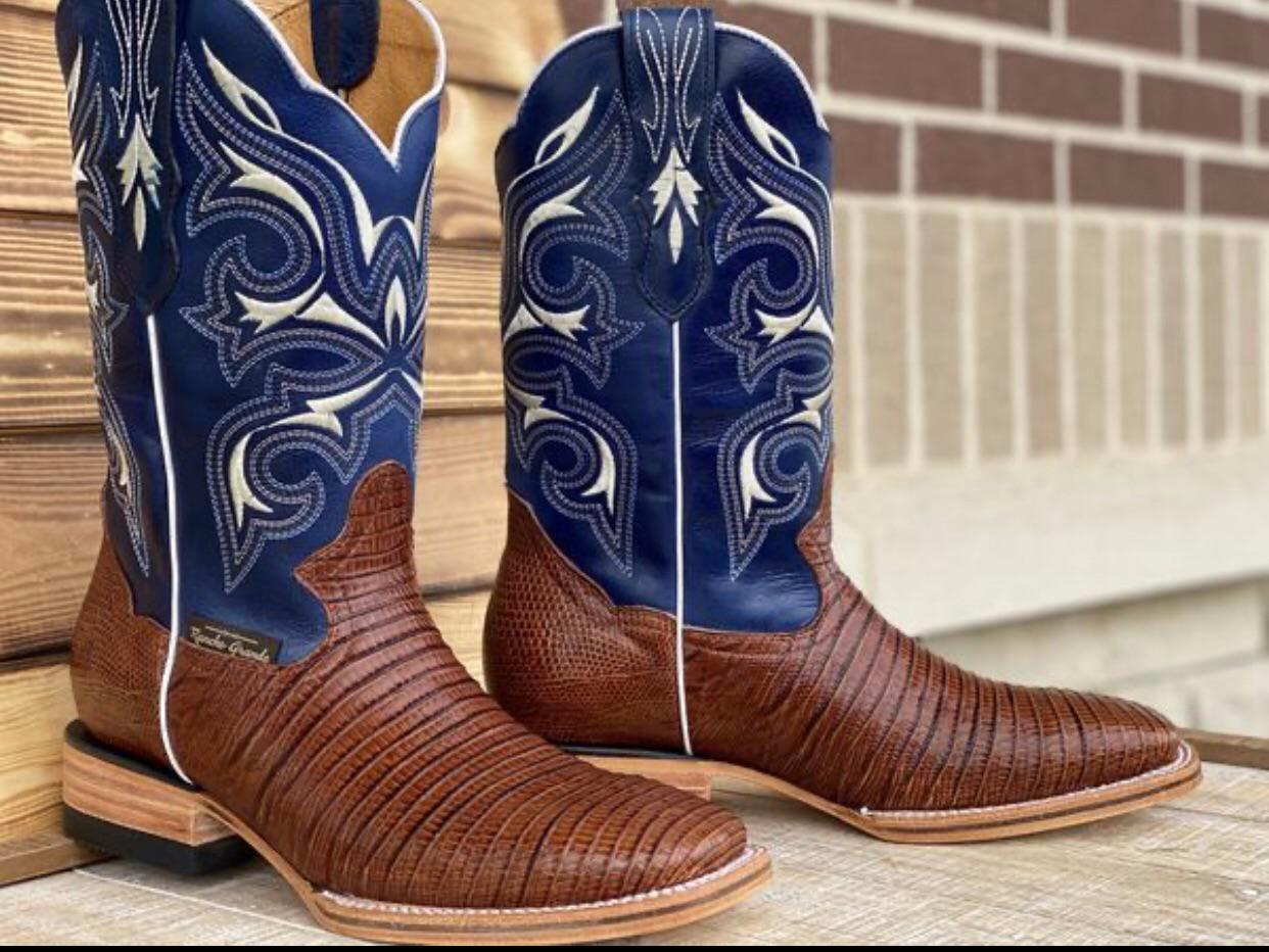 My first pair of lizards and the first pair of boots that aren’t the color black lol | Scrolller