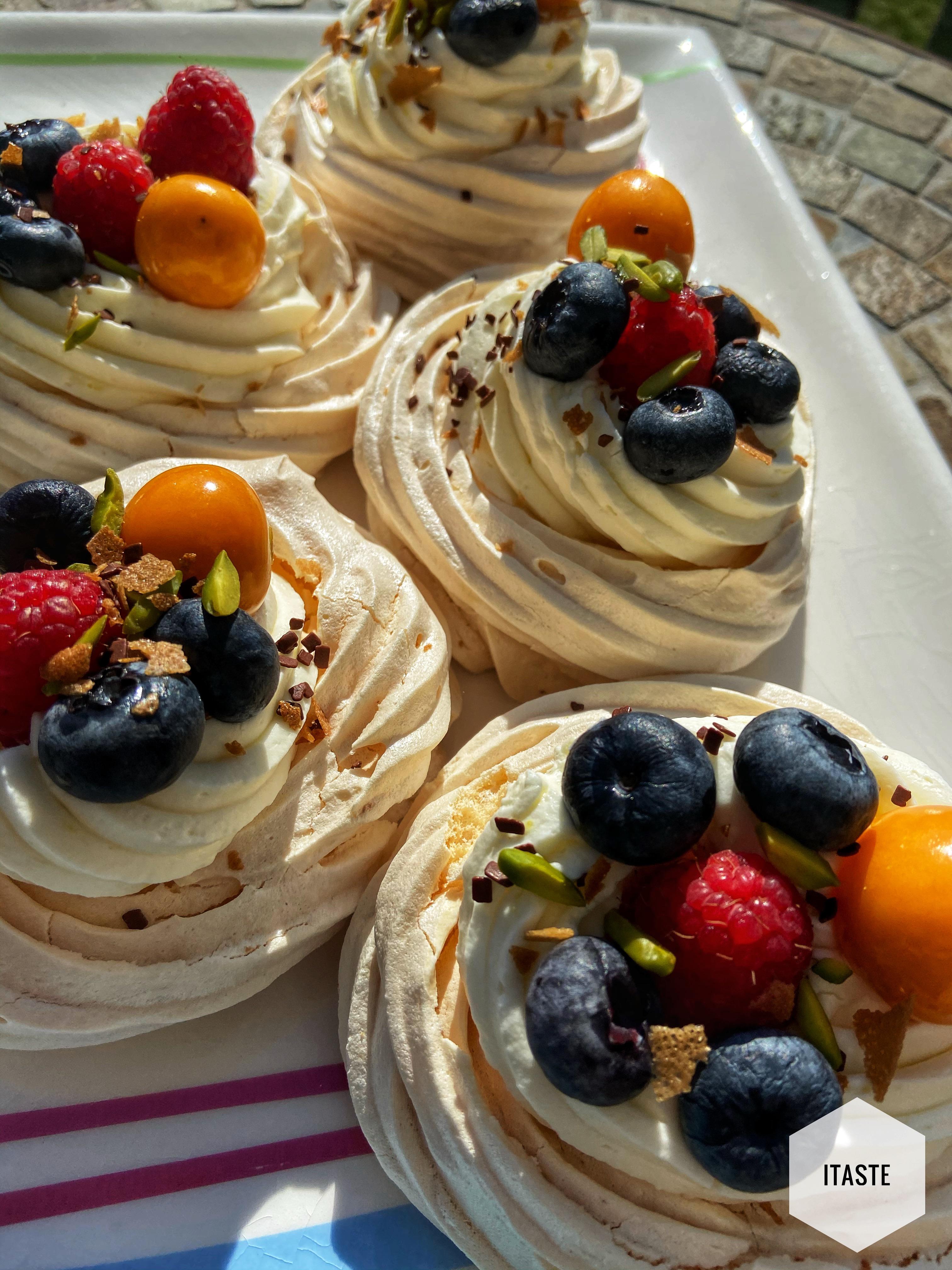 My first pavlova minis | Scrolller