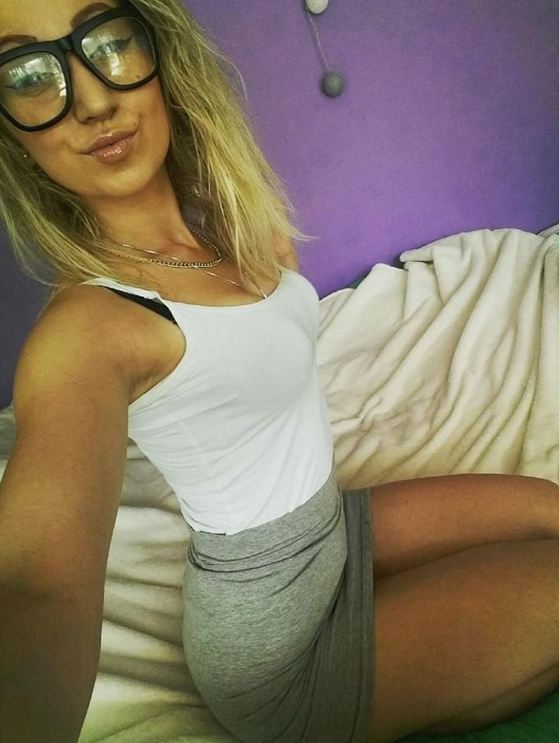 My first post with my face (if you don't count my profile pic of course) please be nice 😅♥️😘 ...