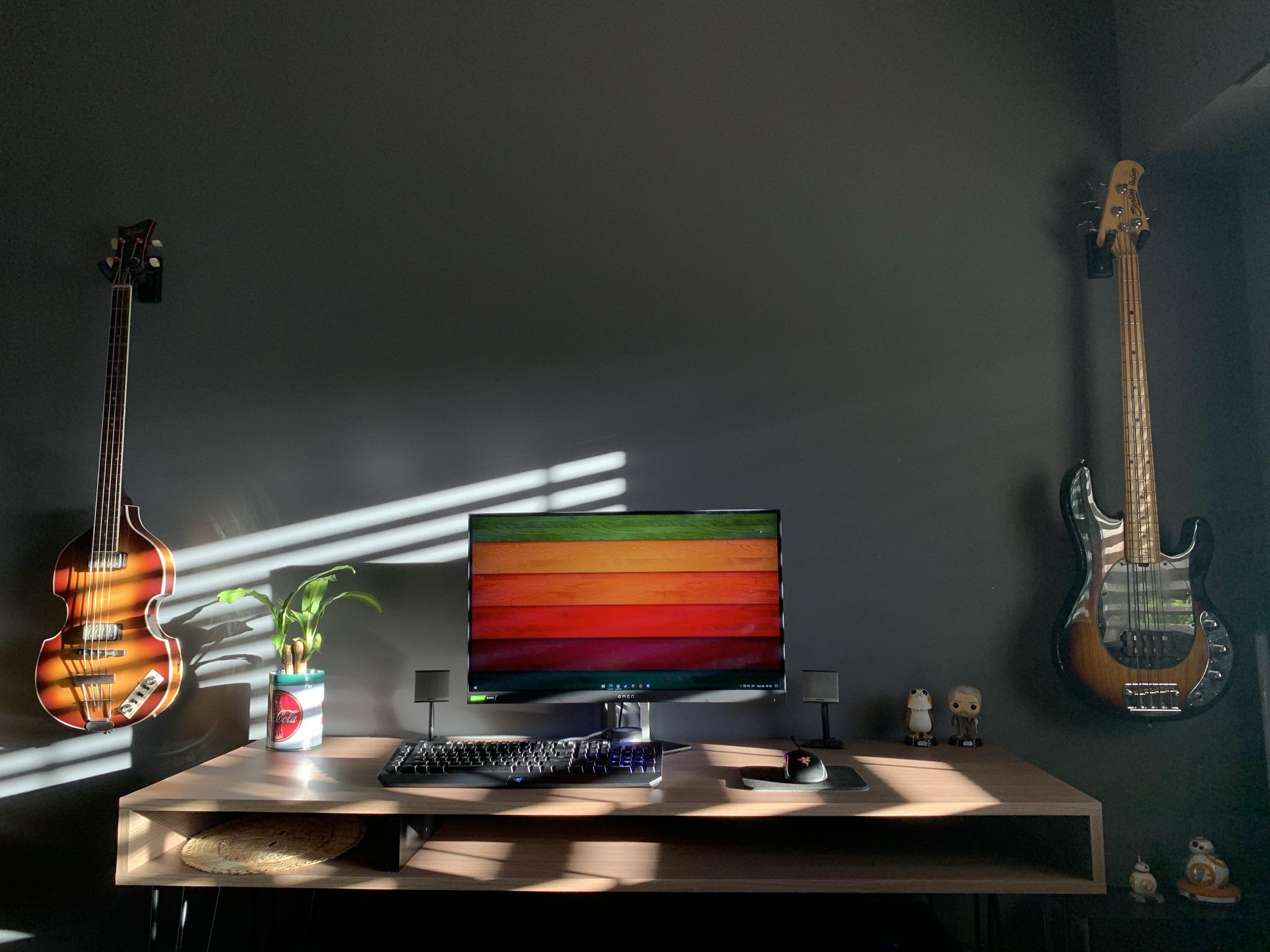 My first proper battlestation :) | Scrolller