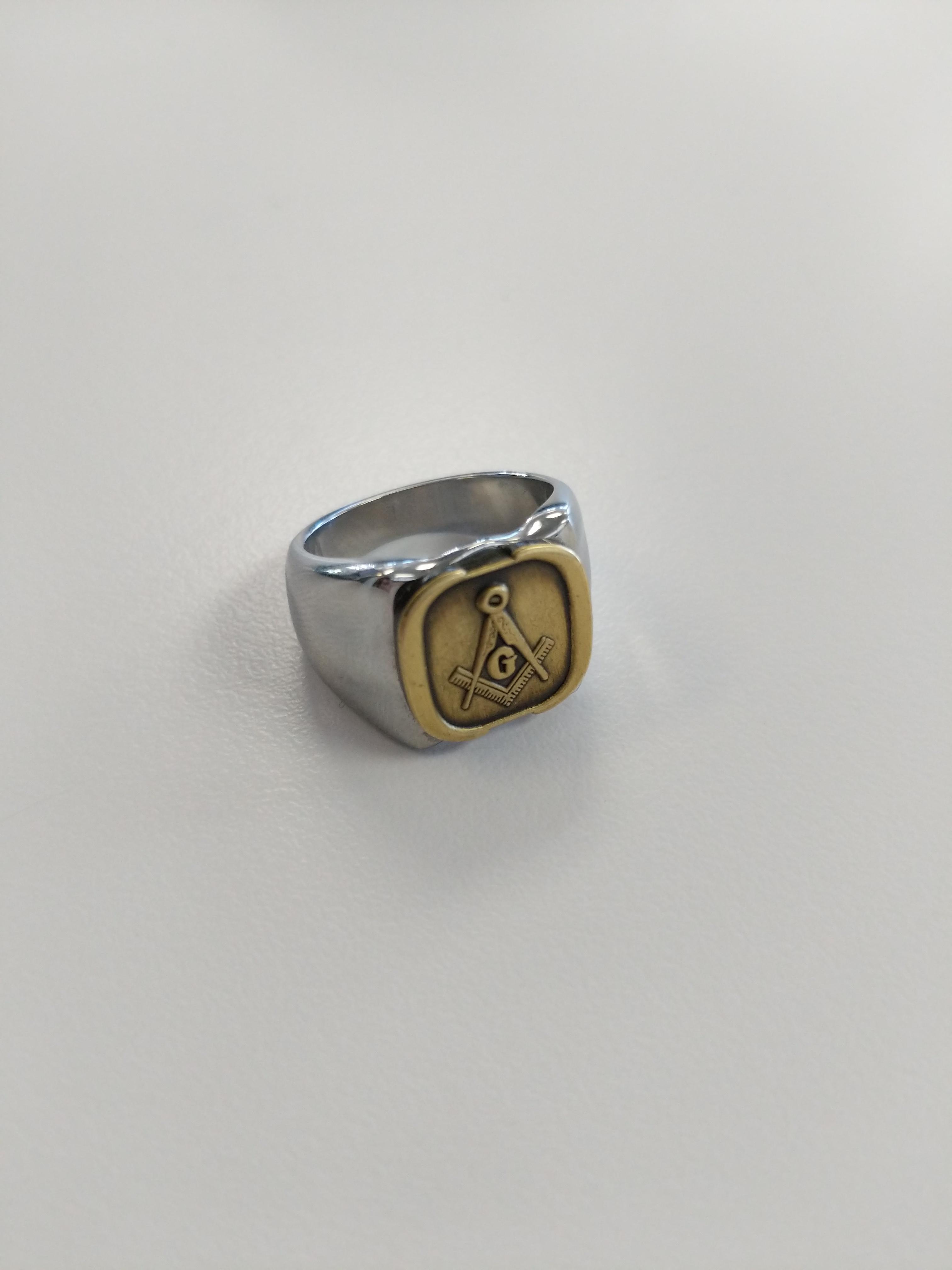My first ring | Scrolller