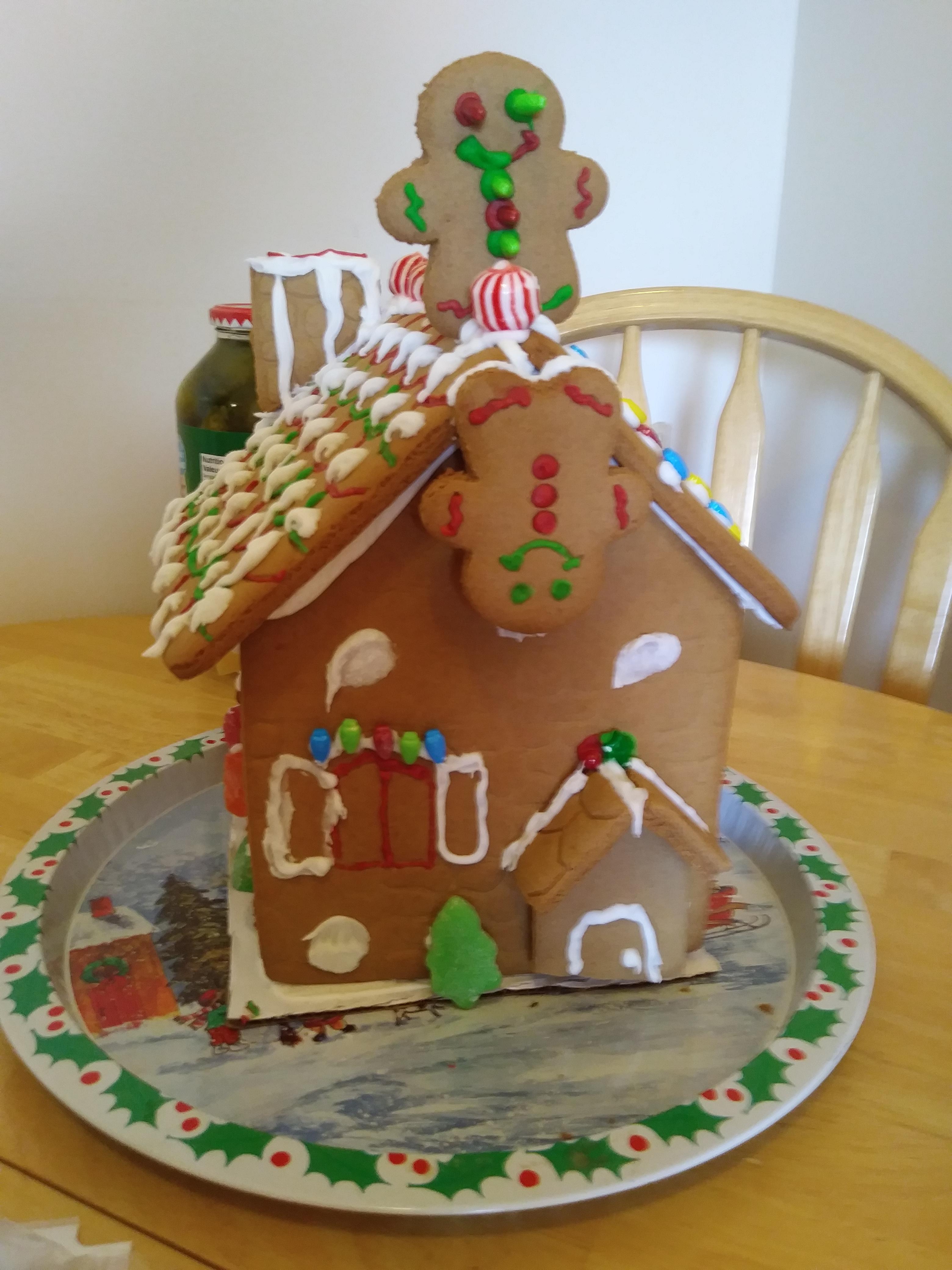 My girlfreind and i's gingerbread house | Scrolller