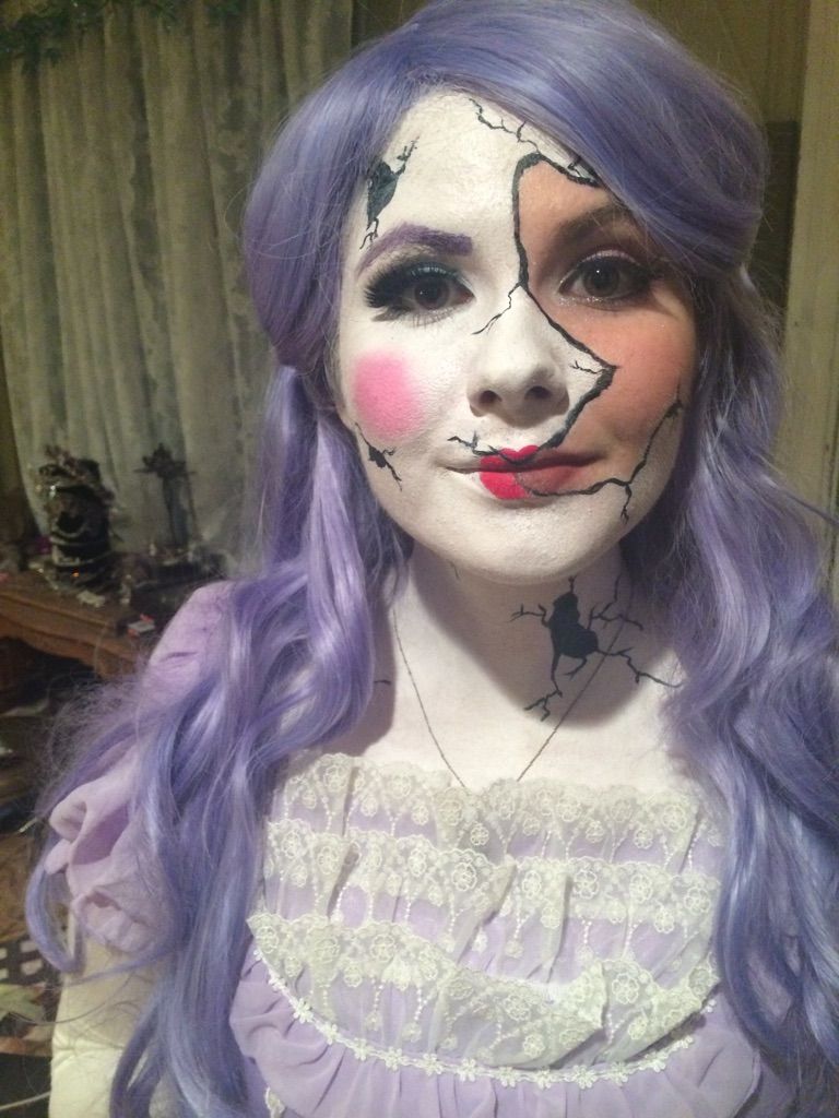 My Girlfriends Broken Doll Costume Scrolller