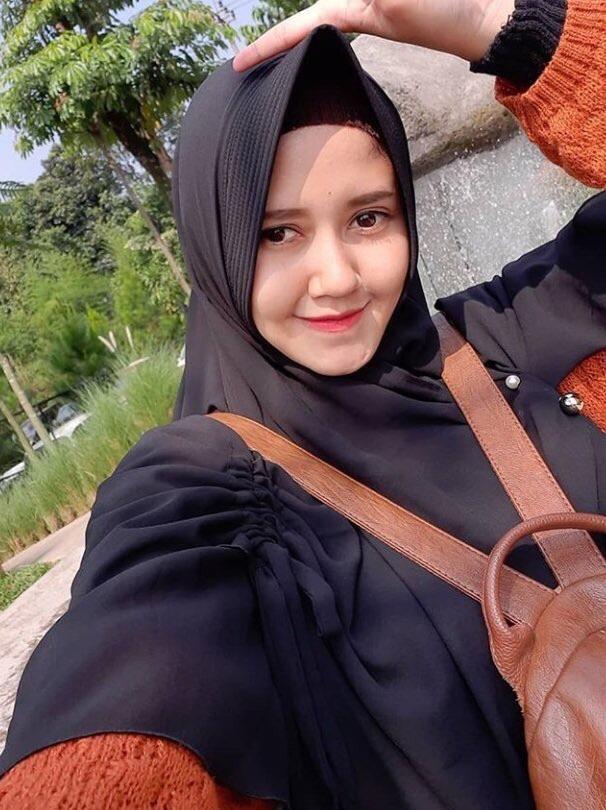 My hijabi wife | Scrolller