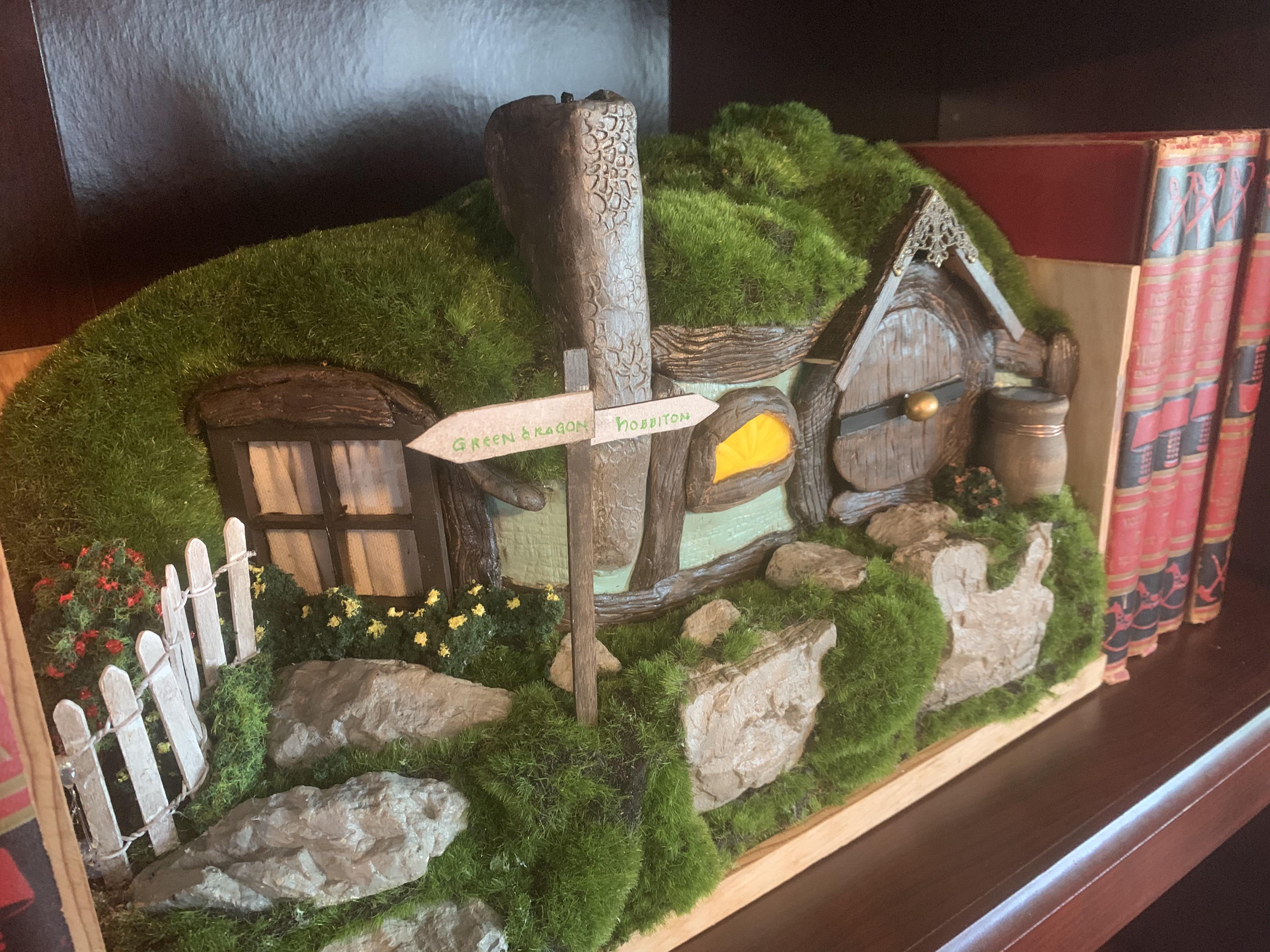 My Hobbit Hole book nook | Scrolller