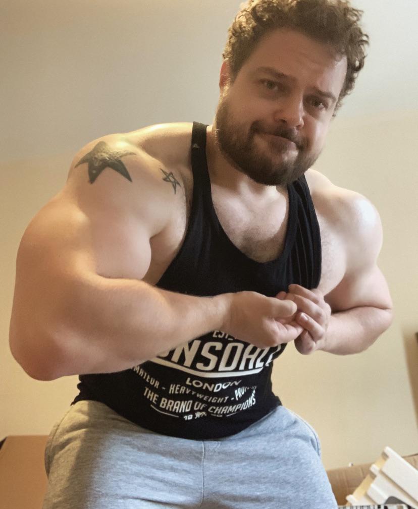 My last post here went over quite well, so here’s today’s shoulder pump 💪 | Scrolller