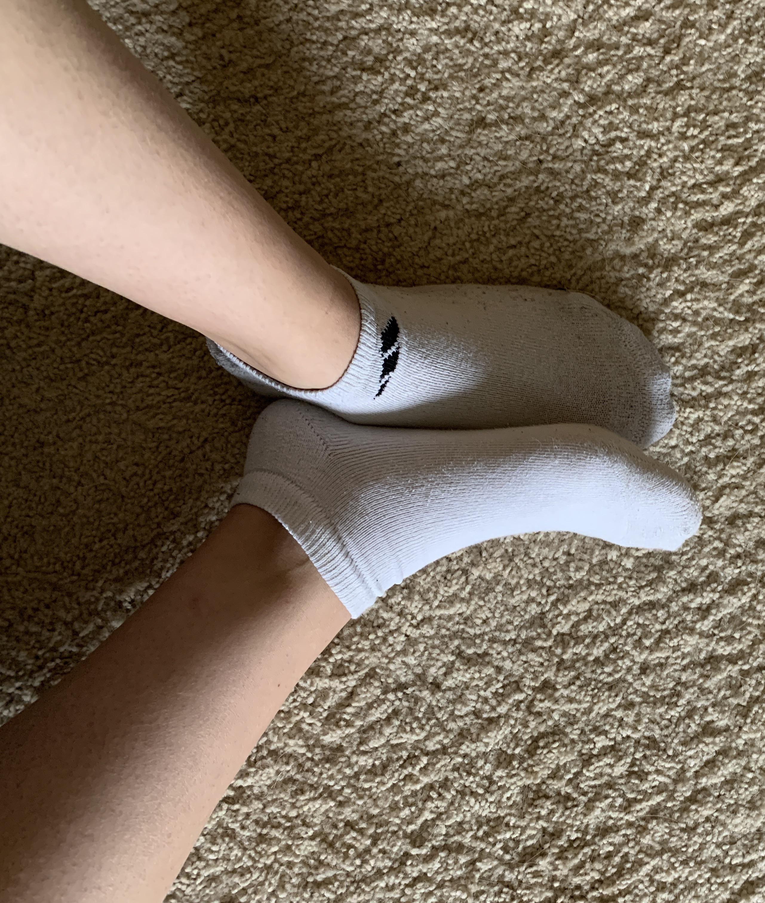 My mismatched work socks smell after working a 16 hour shift | Scrolller