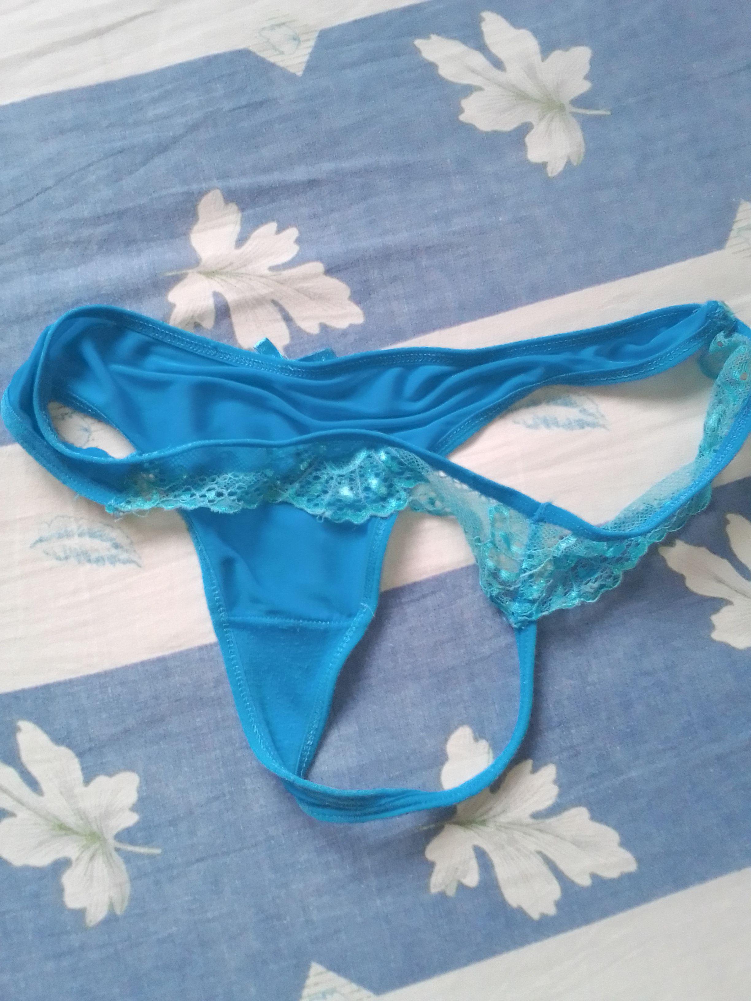 My Moms Hot Thongs Scrolller