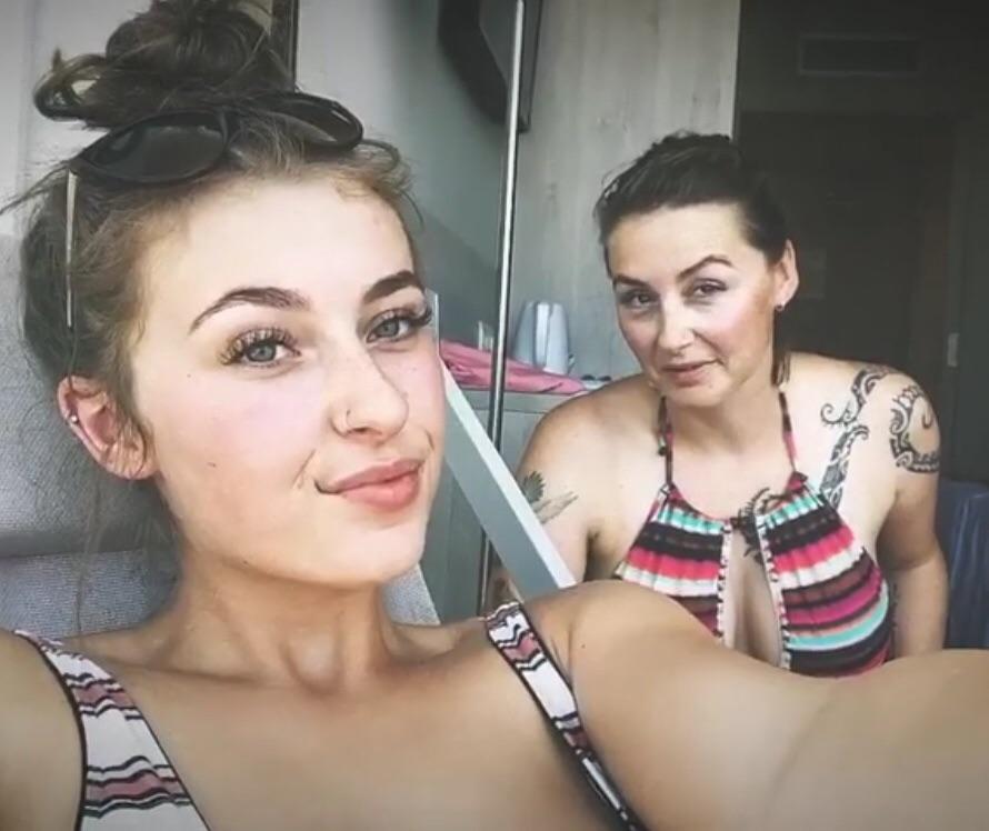 My mother and sister are so hot, it’s unreal | Scrolller