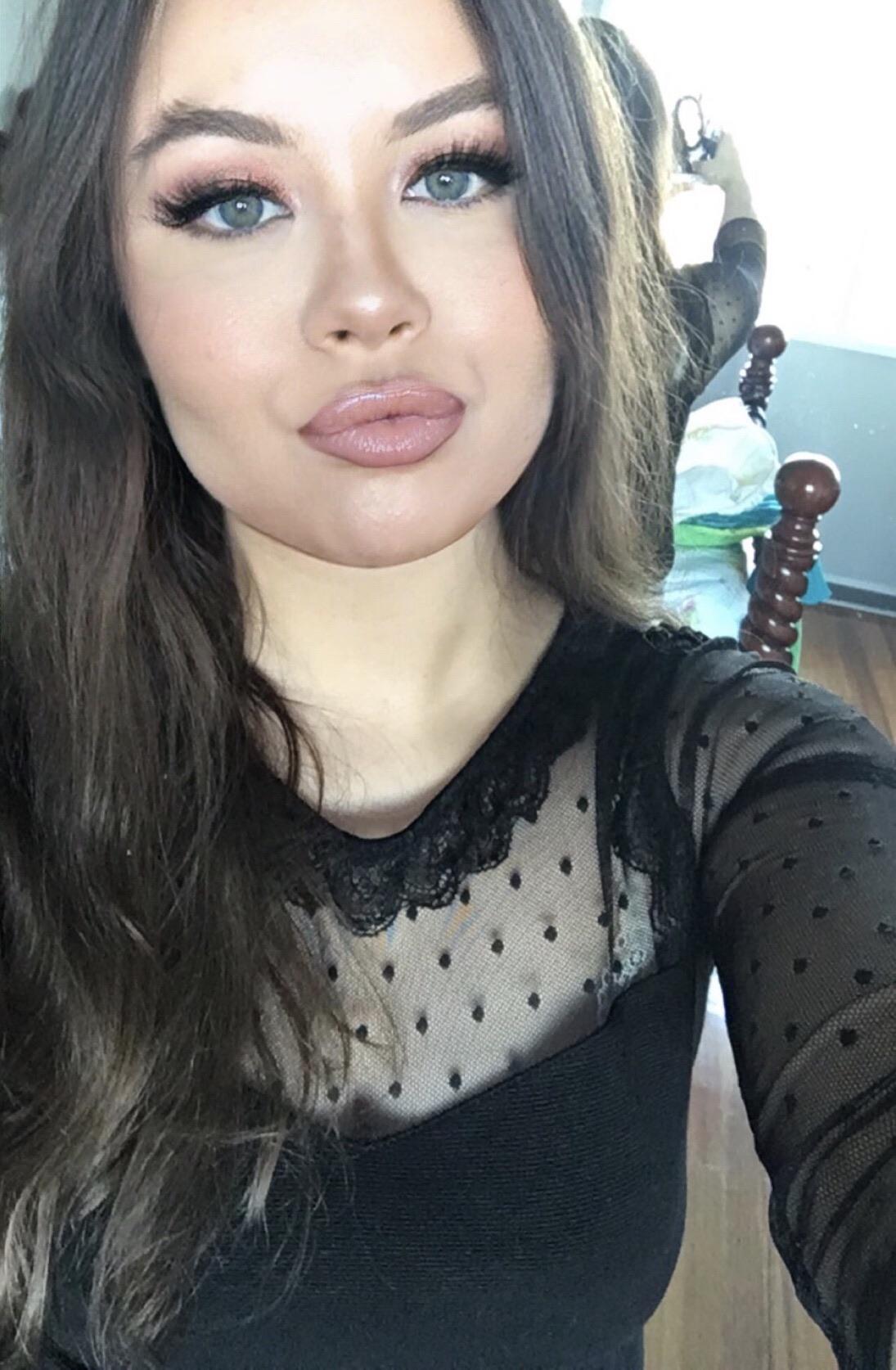 My Natural Lips But Considering Going Plastic Scrolller