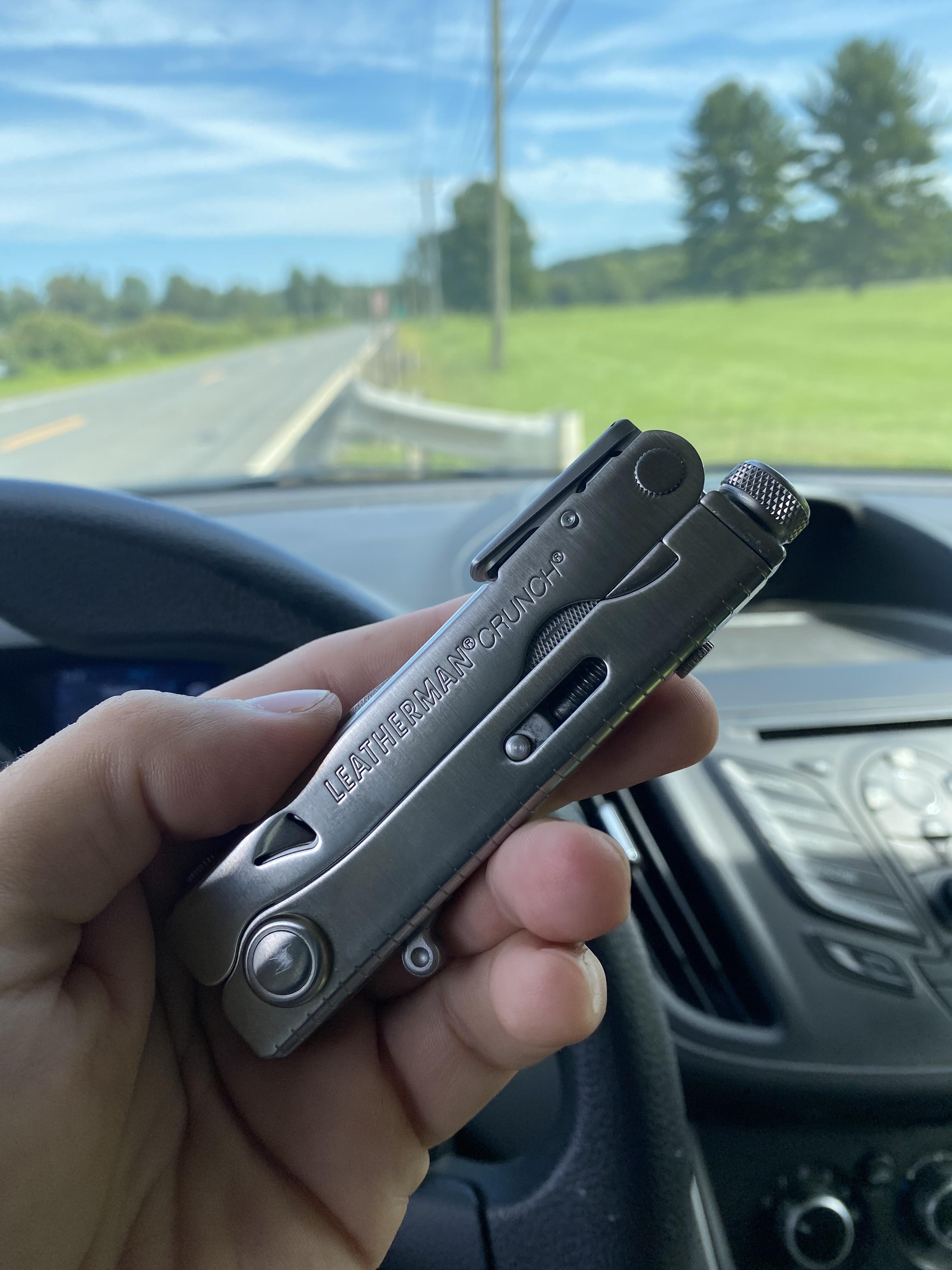 My new favorite EDC multitool. Leatherman crunch. I have over 2 dozen multitools. Nothing else ...
