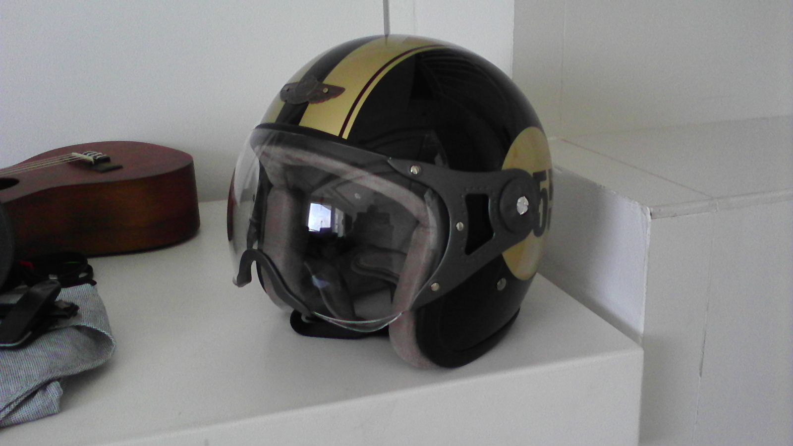 My retro helmet. | Scrolller