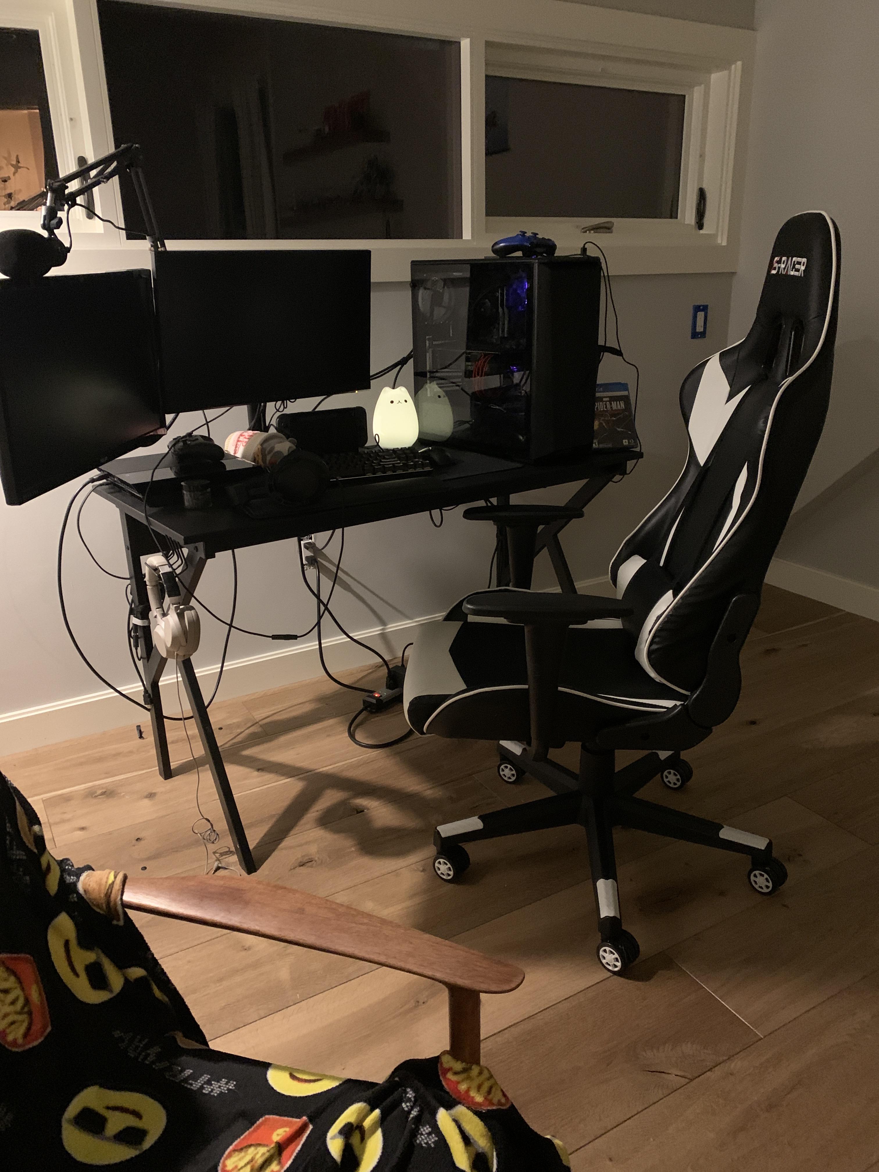 My temp setup until my desk arrives | Scrolller