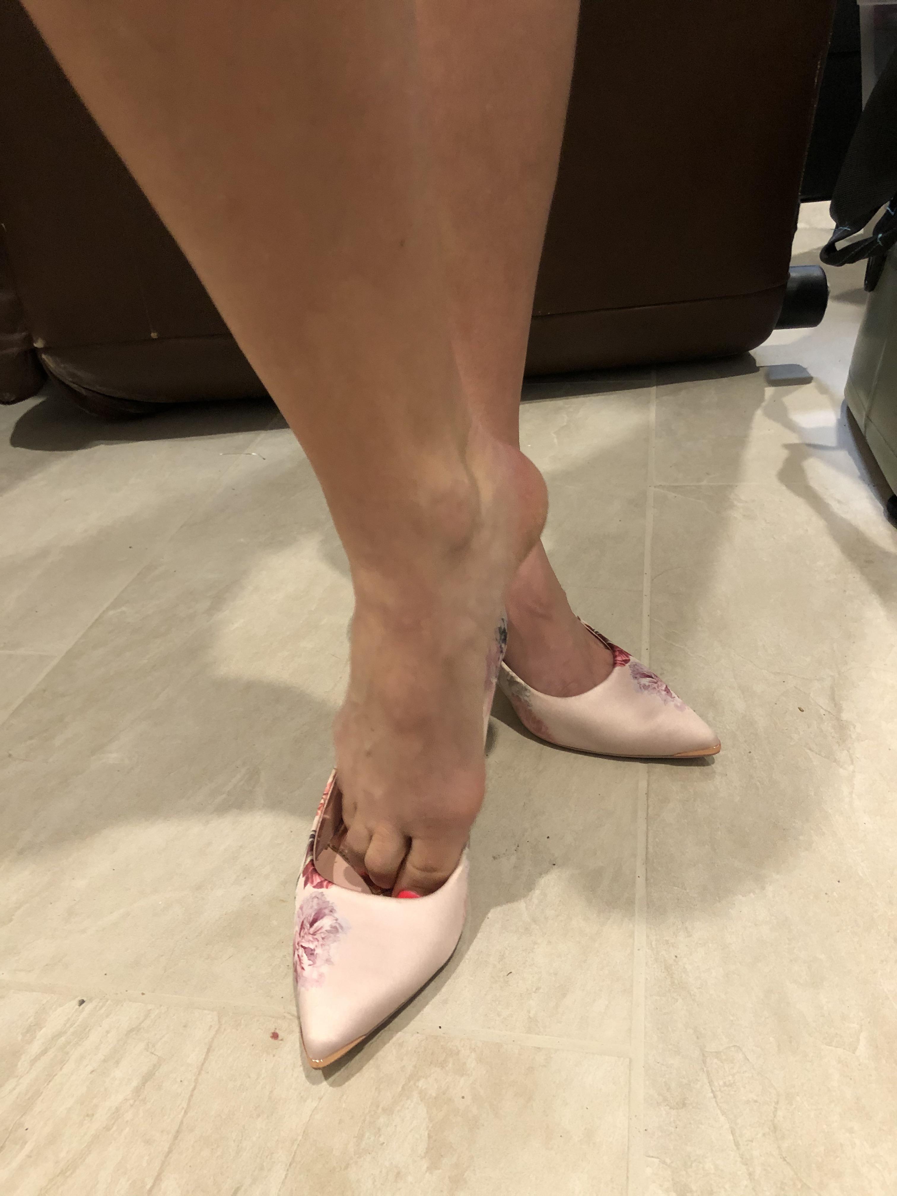 My Tired Feet Scrolller