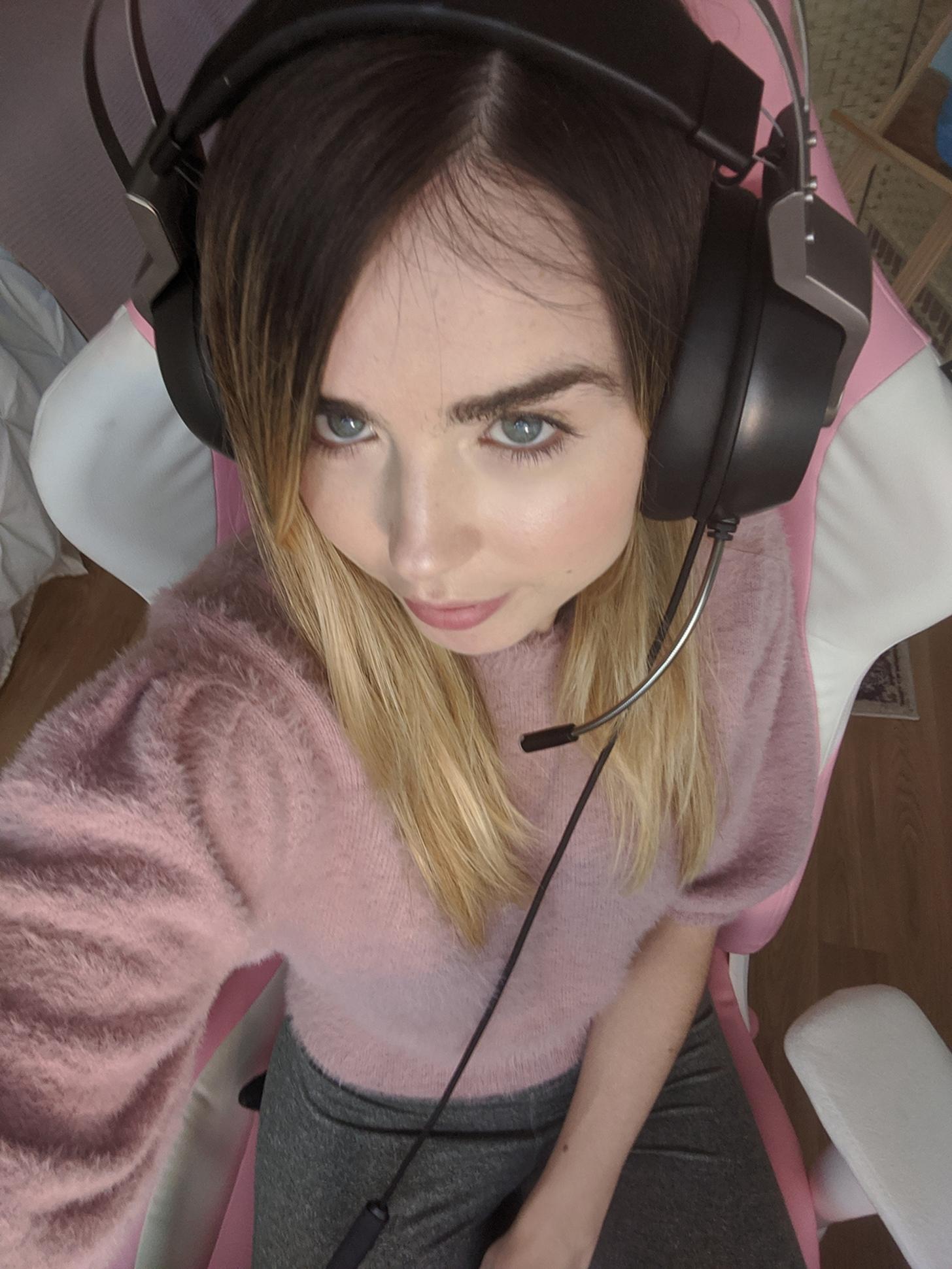 myspace selfie from stream 🤳🏻 | Scrolller