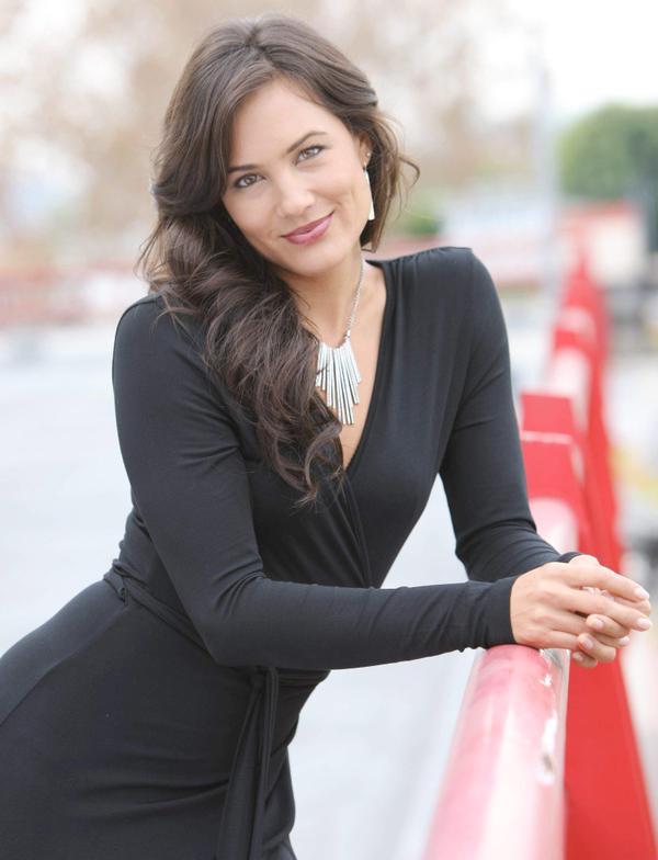 Nadine Nicole | Scrolller