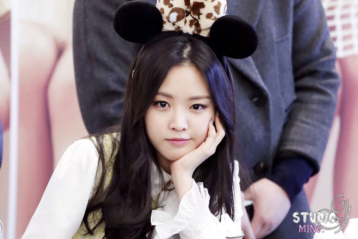 Naeun, so cute! | Scrolller
