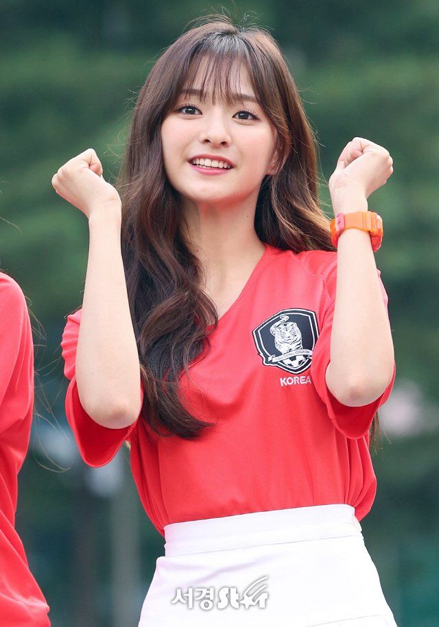 Nakyung cheering us up! Hwaiting! | Scrolller