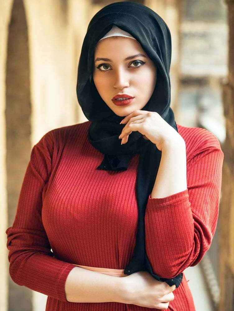 Name unknown | Scrolller